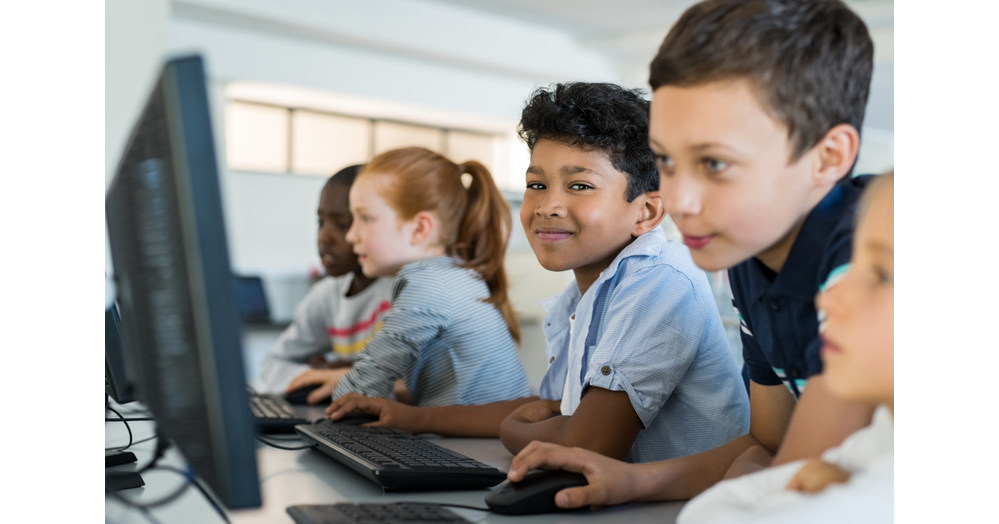 MIT Engineer Opens HyCap Academy for Aspiring Students in Federal Way