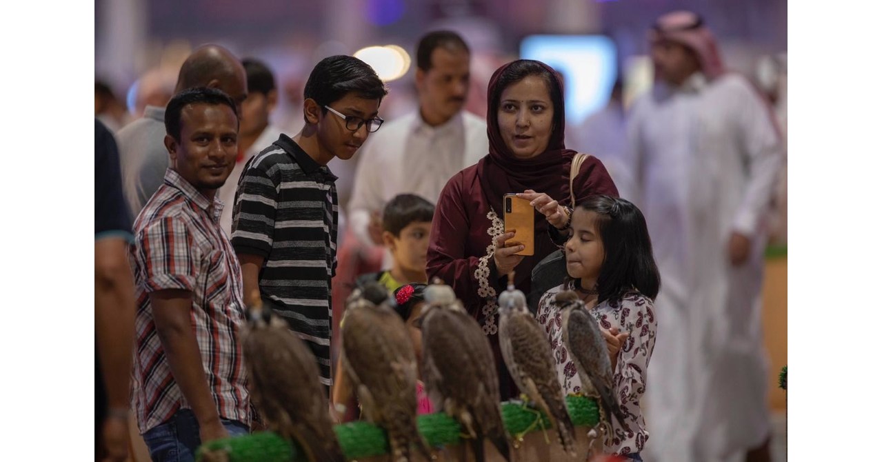 Over 70,000 Visitors, SR2m Falcon Sales on First Day of Riyadh Exhibition