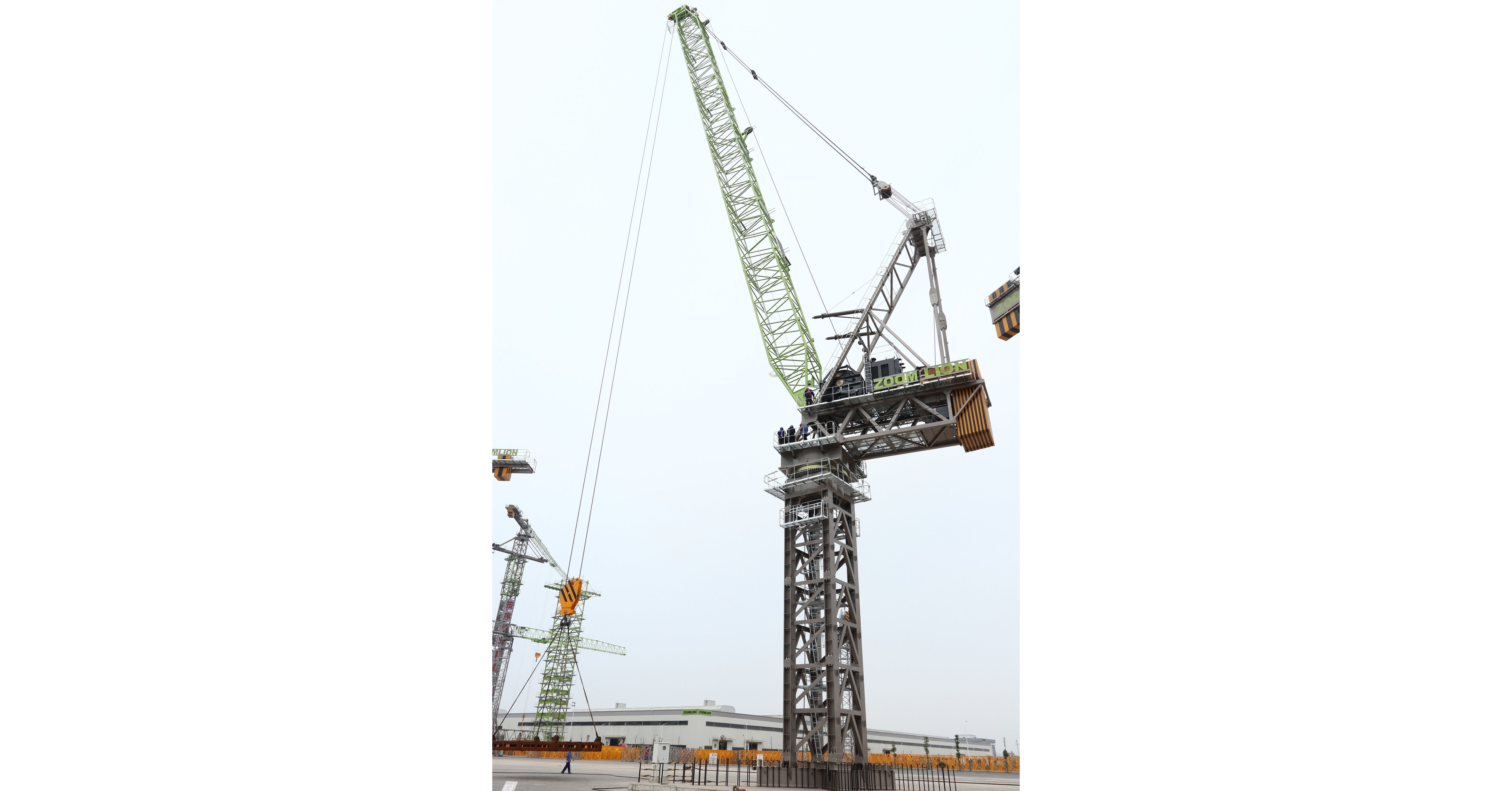 Modelo LH3350-120 de Zoomlion bate récord mundial como la grúa torre de pluma abatible y ascenso ...