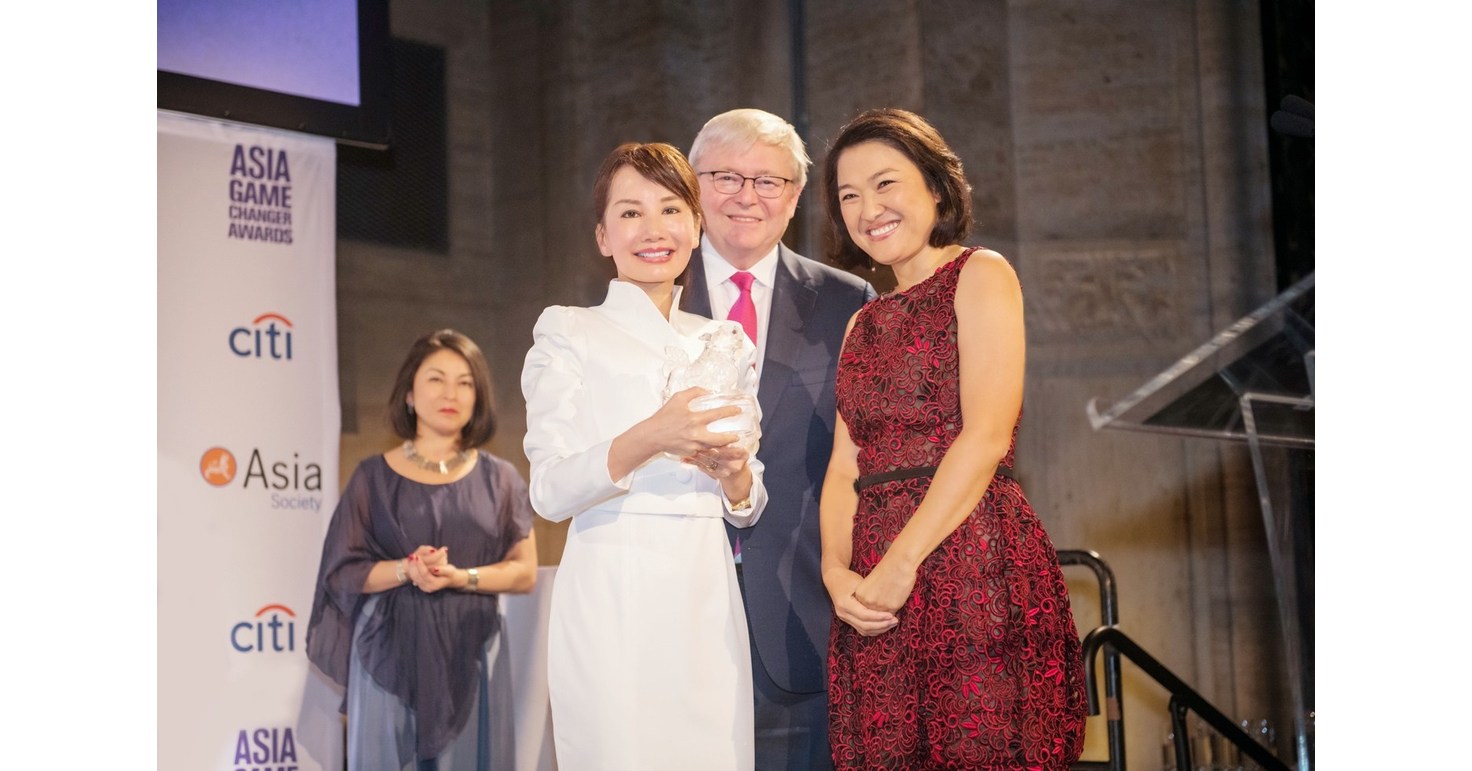 Ctrip CEO Jane Sun Receives Asia Game Changer Award