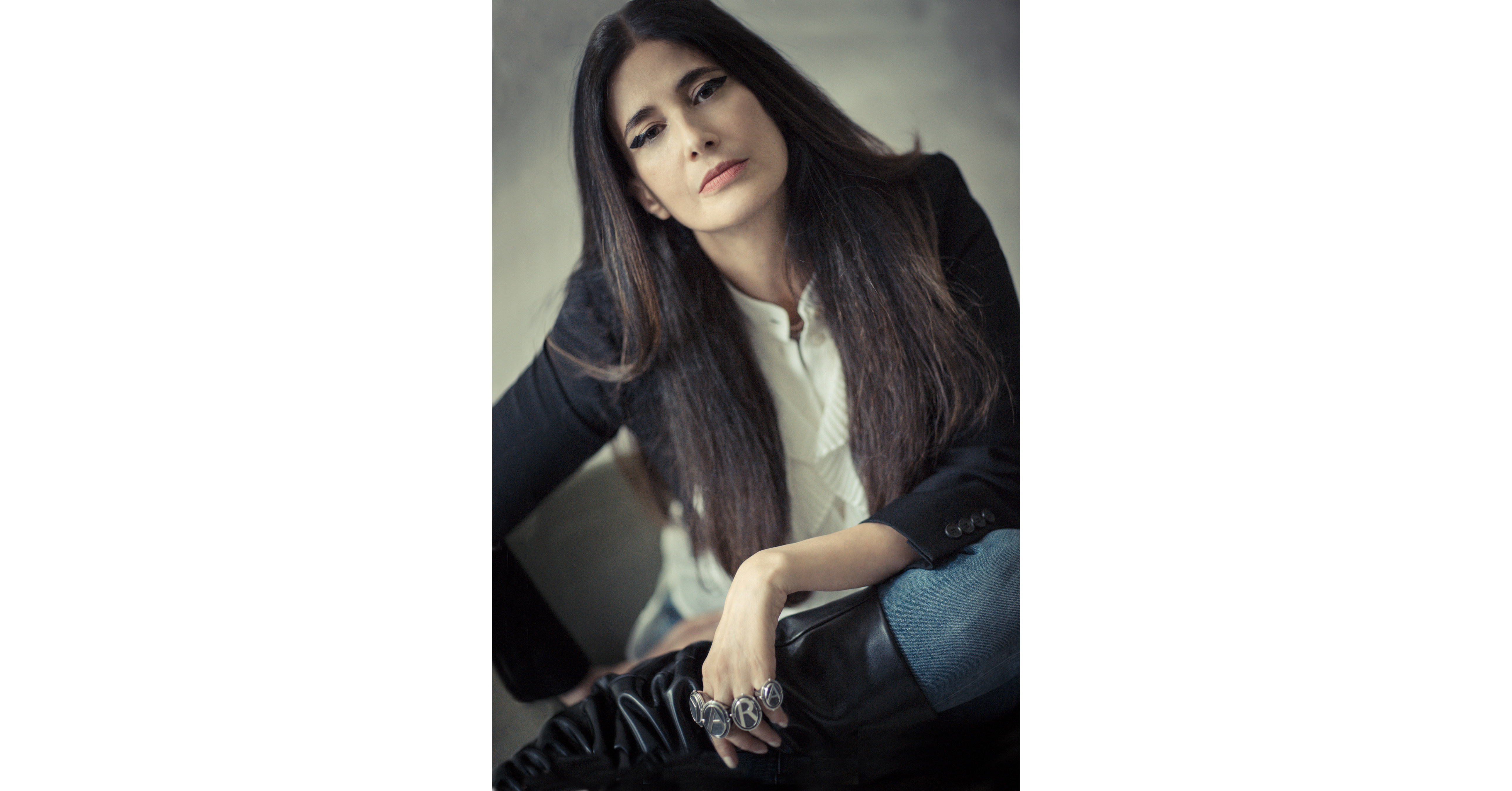 Lebanese French singer Yara Lapidus breathes a breath of fresh air to ...