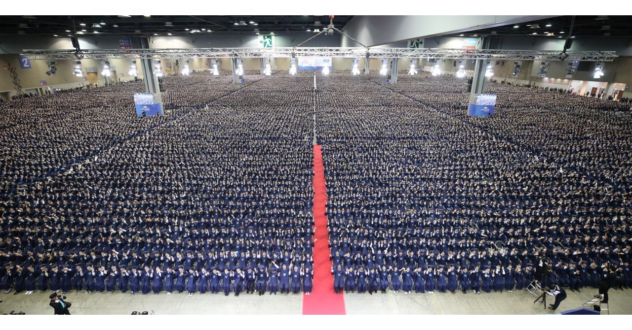 100,000 Students Participate in World's Largest Theology School Graduation