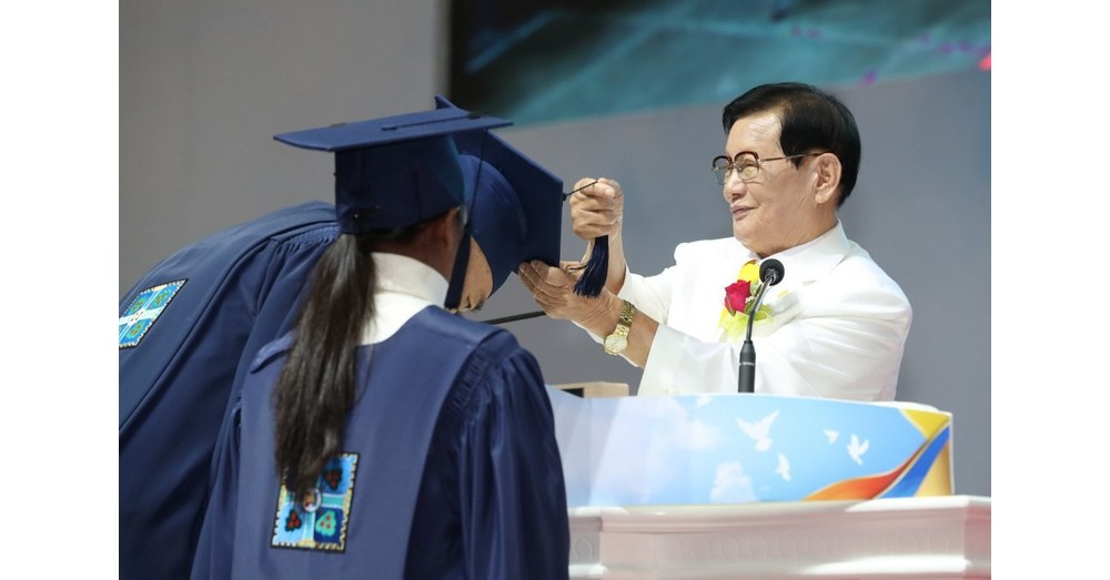 100,000 Students Participate in World's Largest Theology School Graduation