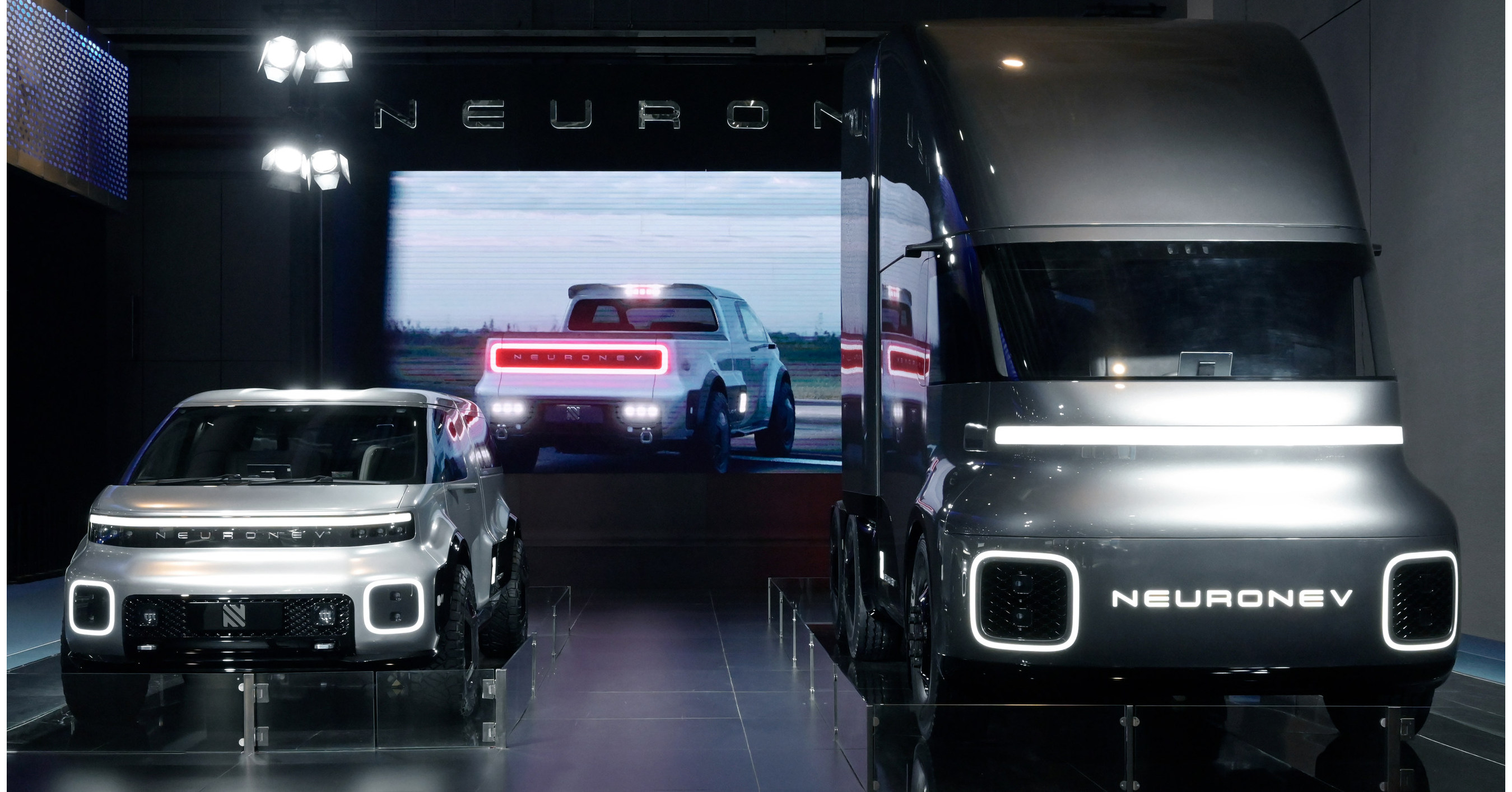 Neuron EV Drives into the Spotlight at CIIE