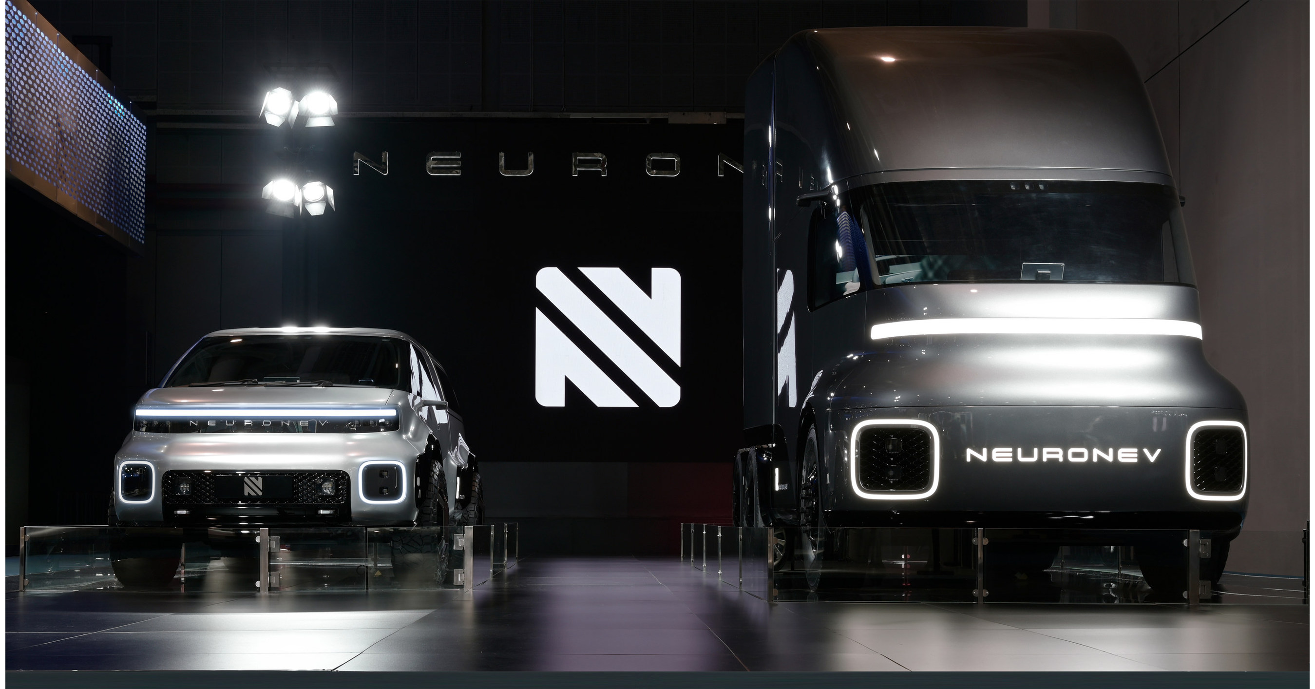 Neuron EV Drives into the Spotlight at CIIE