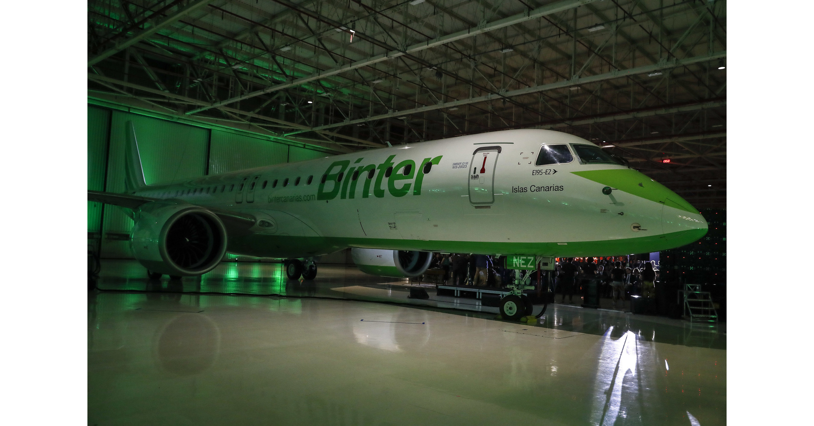 Embraer Delivers Its First Jet to the Spanish Airline Binter, a New ...