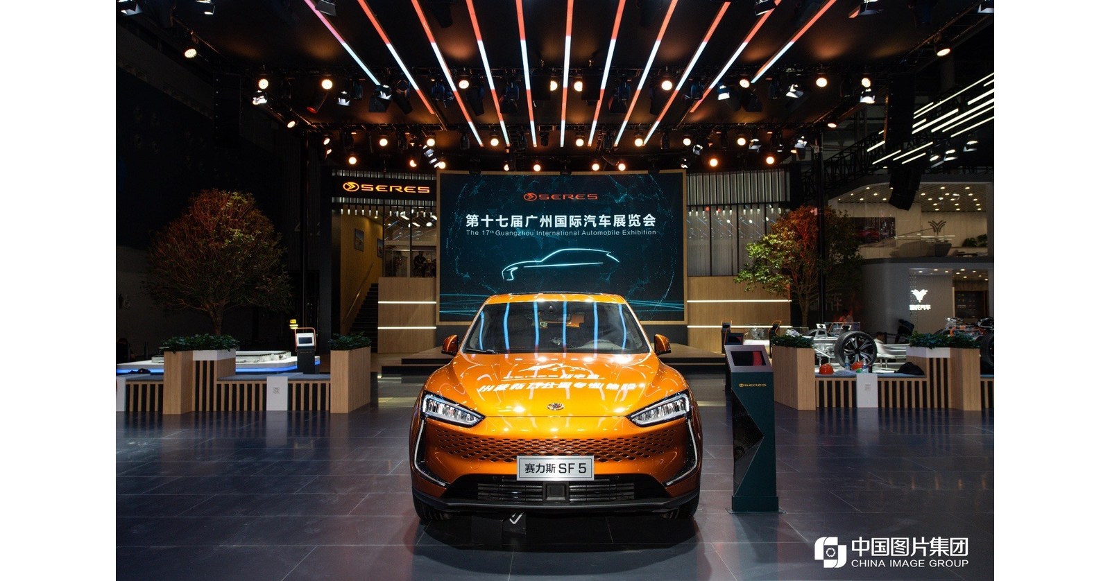 Xinhua Silk Road: SERES SF5 models make debut at 2019 Guangzhou Int'l ...