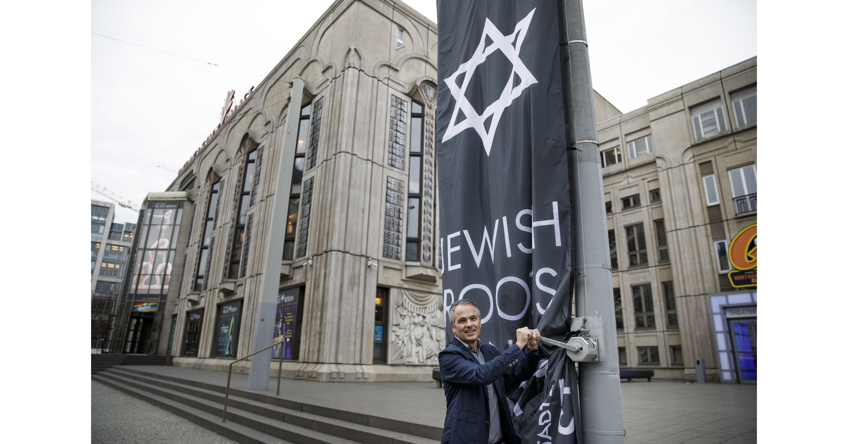 'The Friedrichstadt-Palast Stands With Minorities' - Director Schmidt ...
