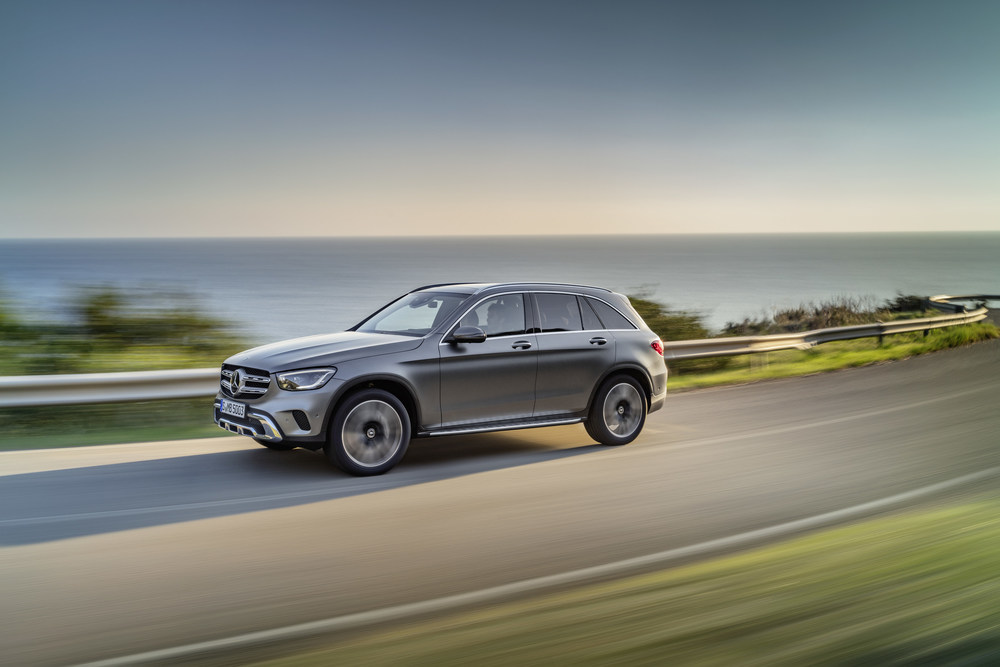 Mercedes-Benz Canada enjoys positive sales growth, SUV record in ...