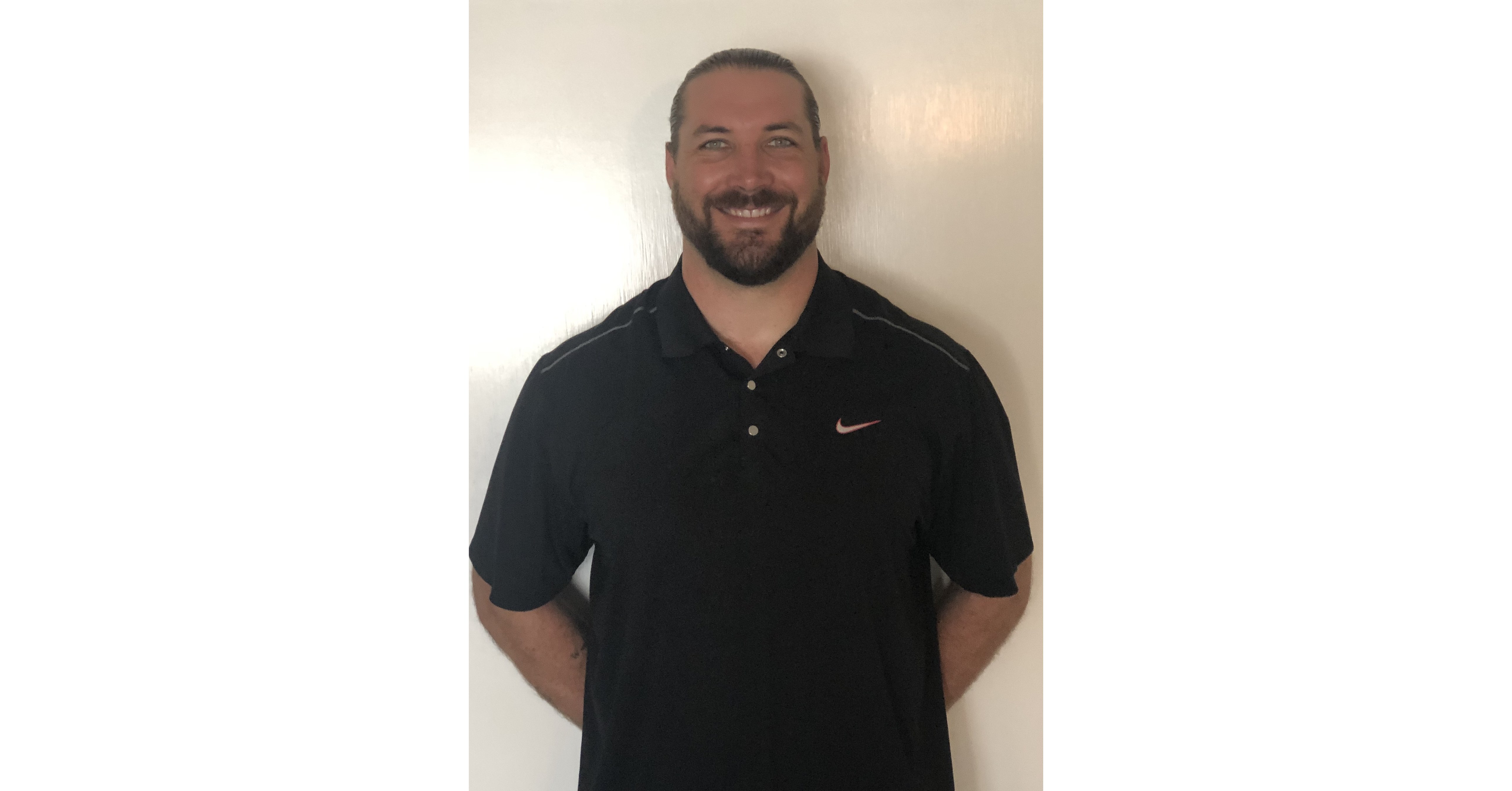 Retired NFL Pro Dan Skuta Honored With Service Award at Recent USA Event