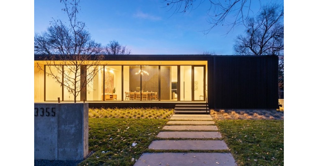 Jennifer Egbert Presents a 5,000 SF Modern Luxury Estate to the North ...