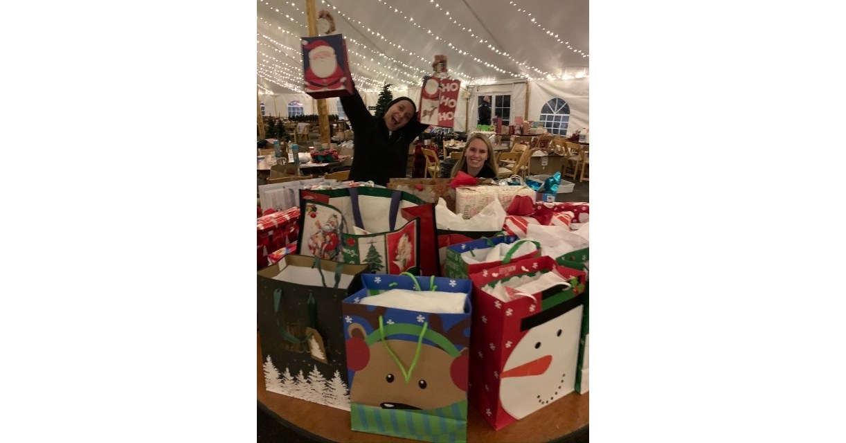Embrace Home Loans Celebrates the Holidays by Giving Back to the Local ...