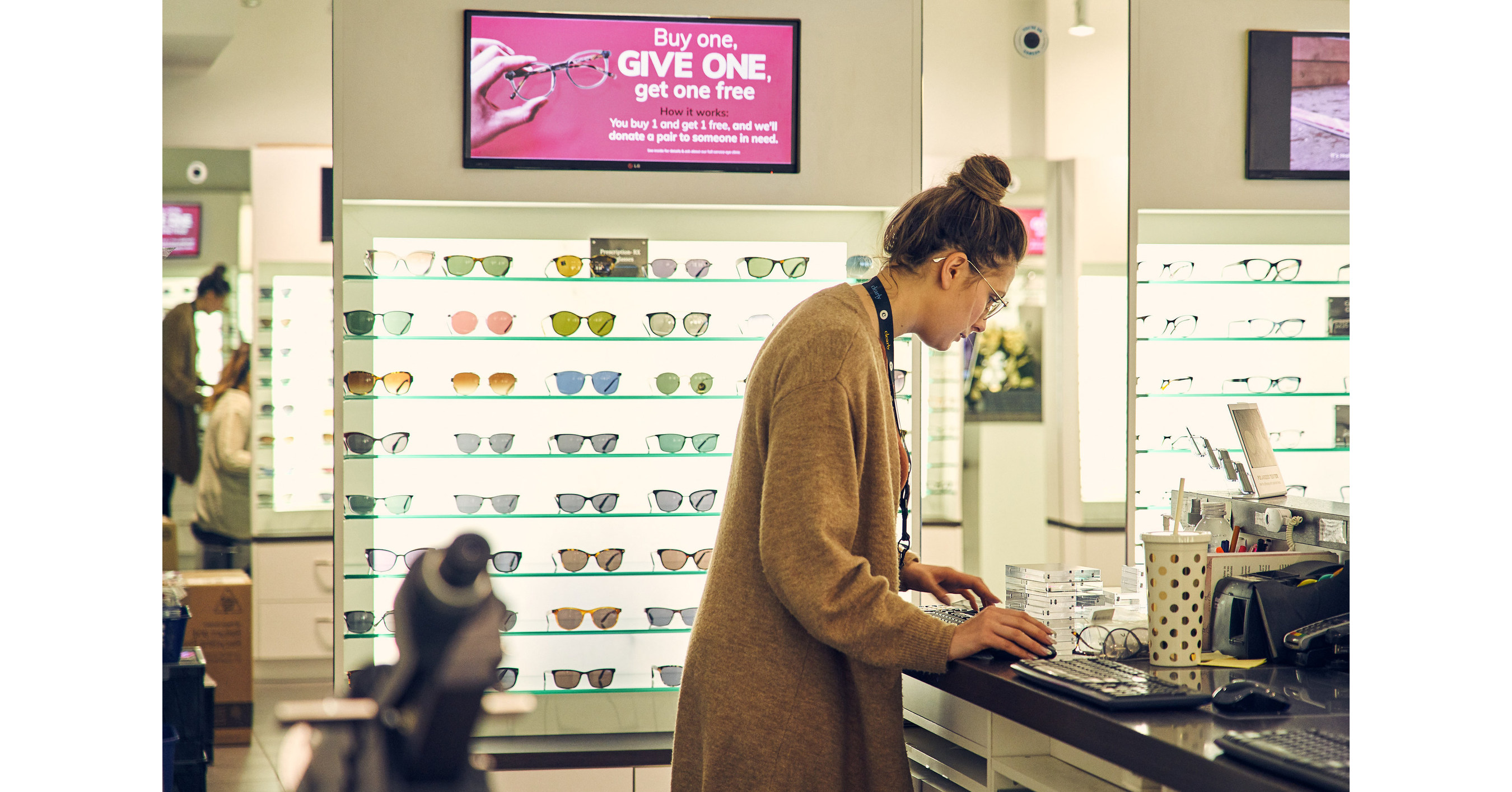 Clearly redefines 'amazing customer service' - this is what it looks like