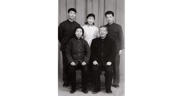 Des souvenirs de Xi Jinping grandissant avec sa mère à l'occasion de la ...