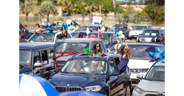 Miami Country Day School Celebrates Class Of 2020 With 'Drive-In ...