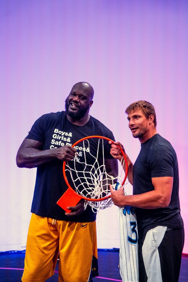 First-Ever Shaq's Fun House vs Gronk Beach Livestream, Presented by the ...