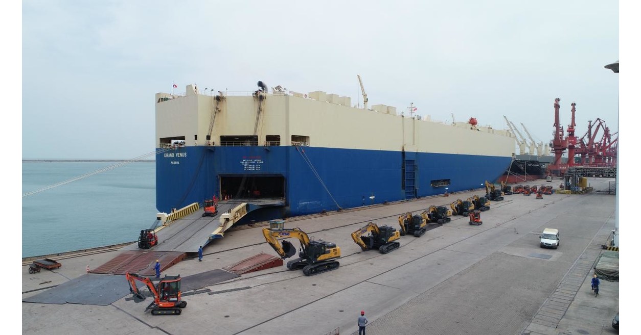 XCMG Delivered Over One Hundred Units of Road and Excavating Equipment ...