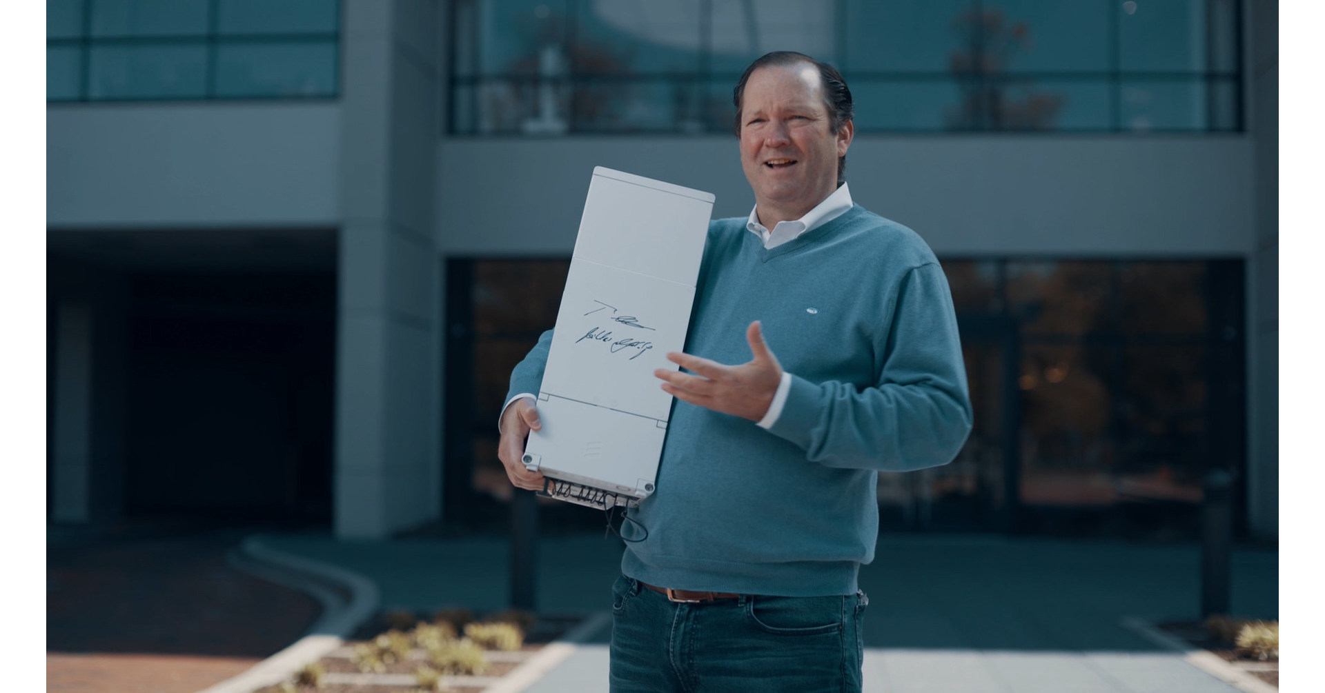 Ericsson delivers first U.S. manufactured commercial 5G base station to ...