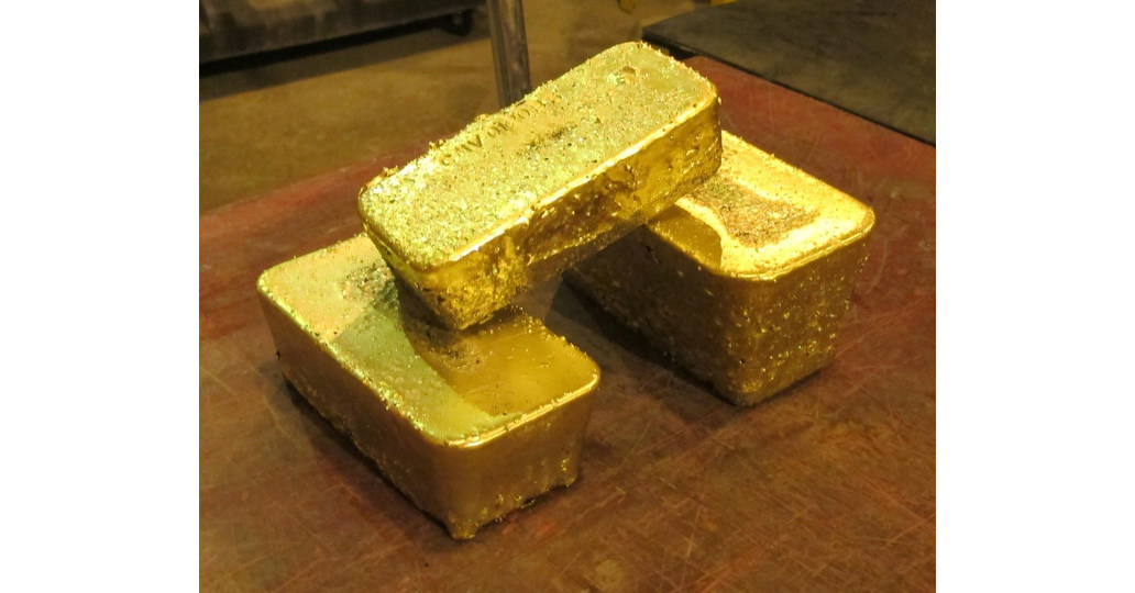 Equinox Gold Pours First Gold from its Castle Mountain Gold Mine
