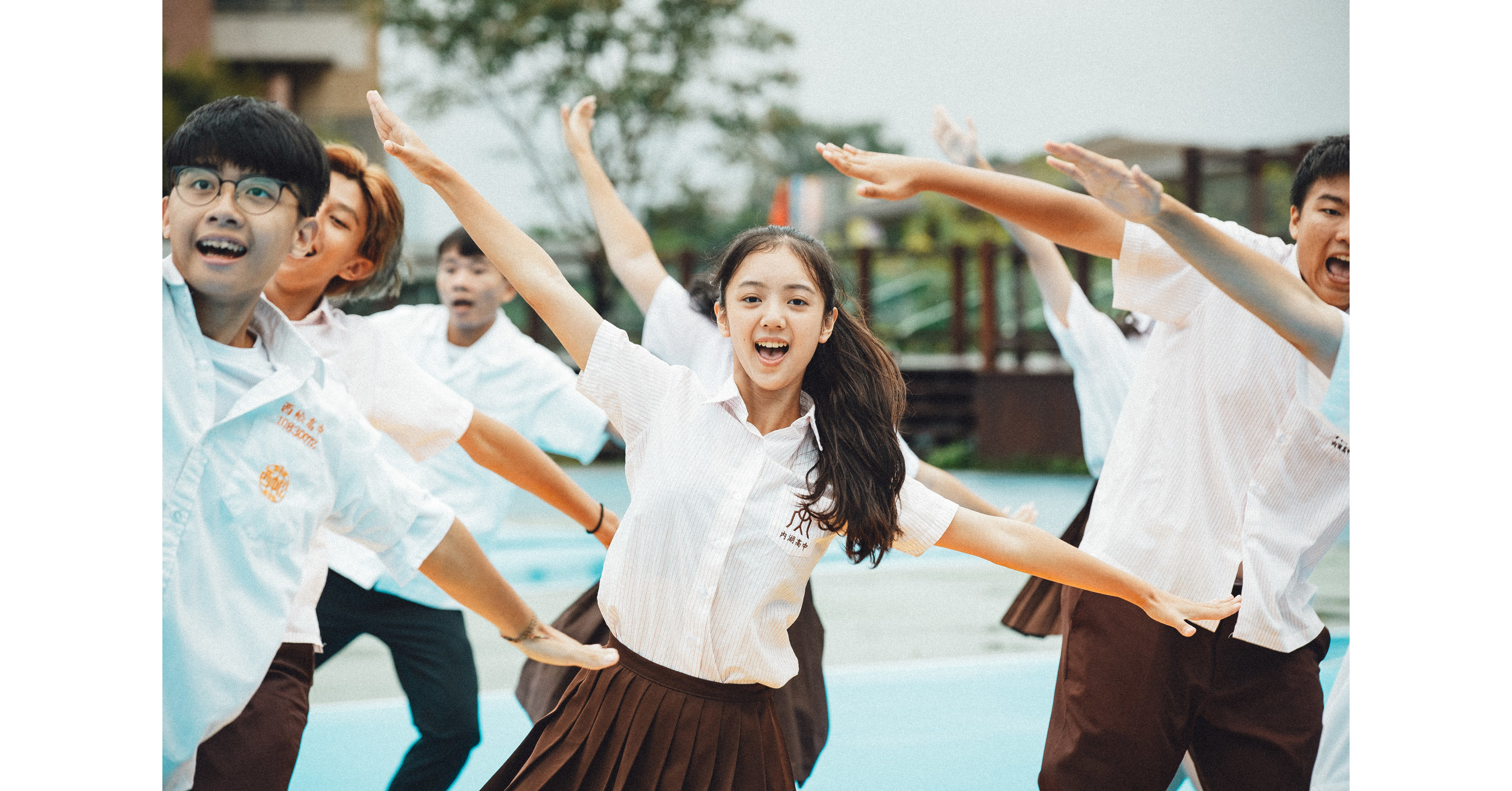 Café Plaza Helps 16-Year-Old High School Students Stand Out