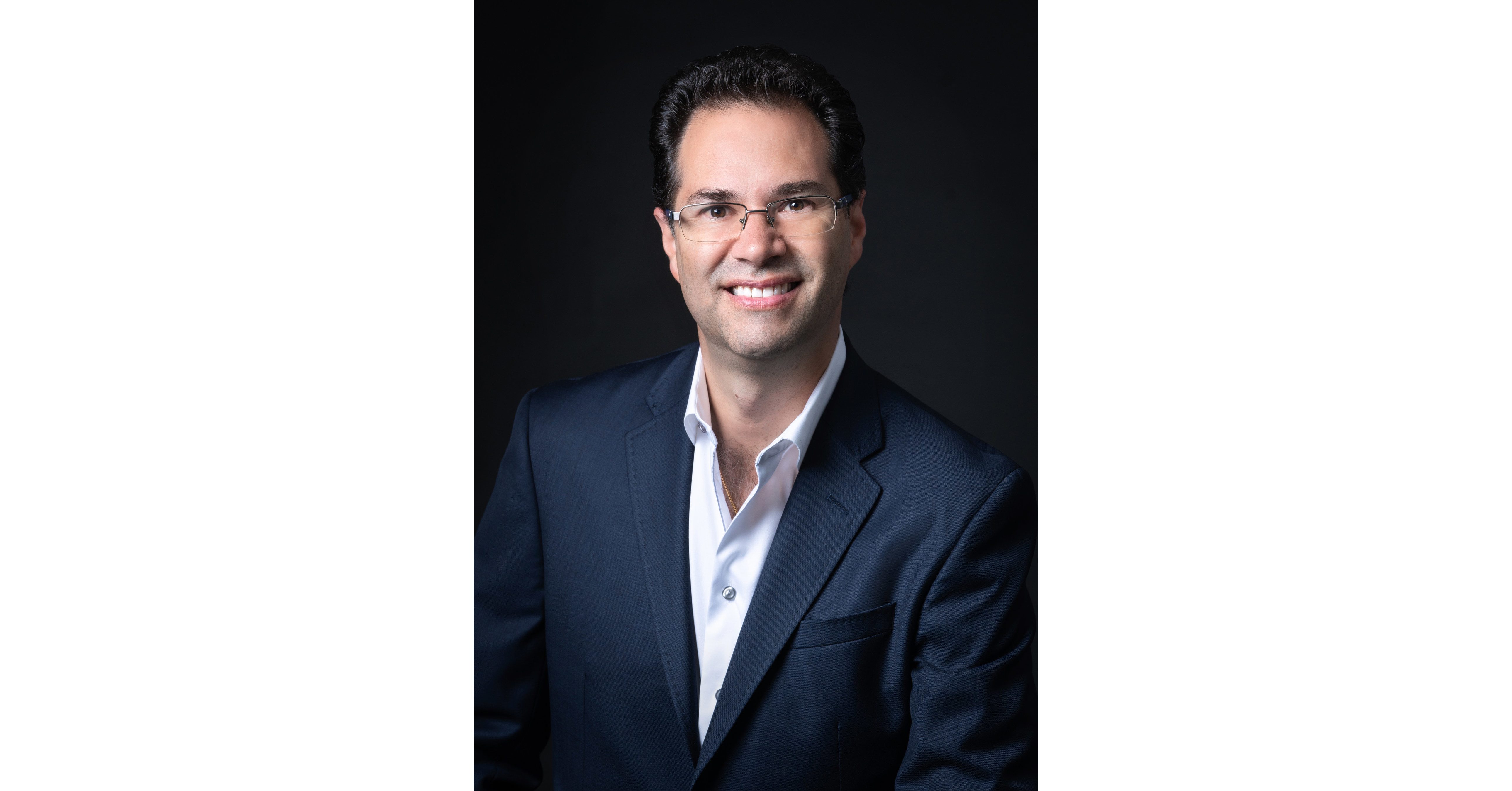 Alejandro Dabdoub Smutny Launches New Book to Help Foreign Investors ...