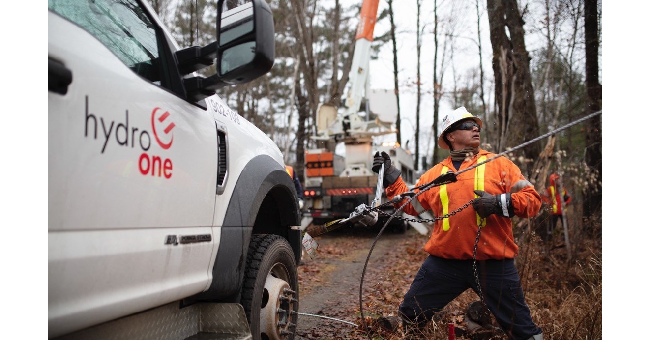Hydro One crews restore power to 370,000 customers and continue ...