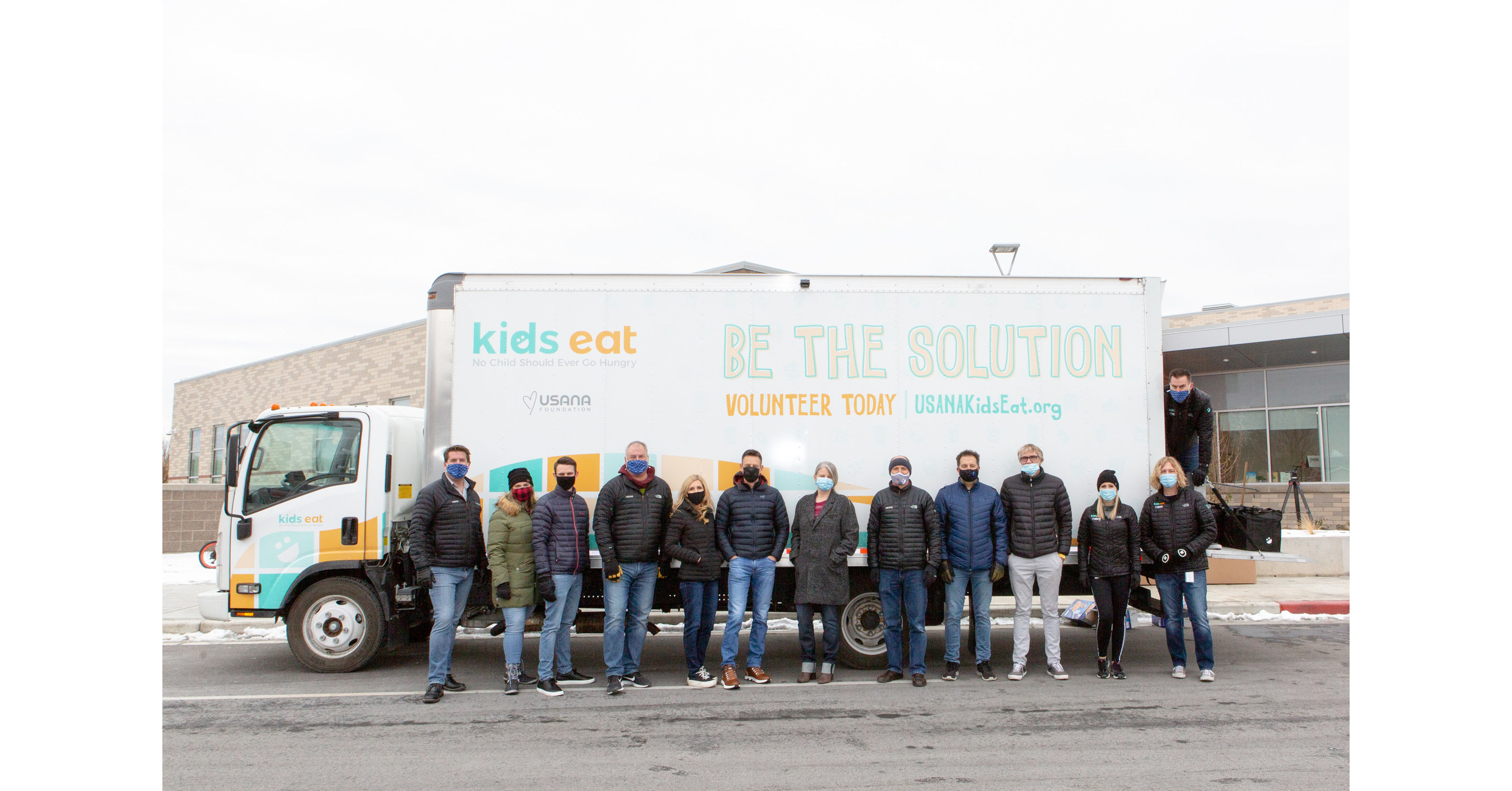 USANA Kids Eat Delivers Meals and Holiday Spirit to Utah Families in Need