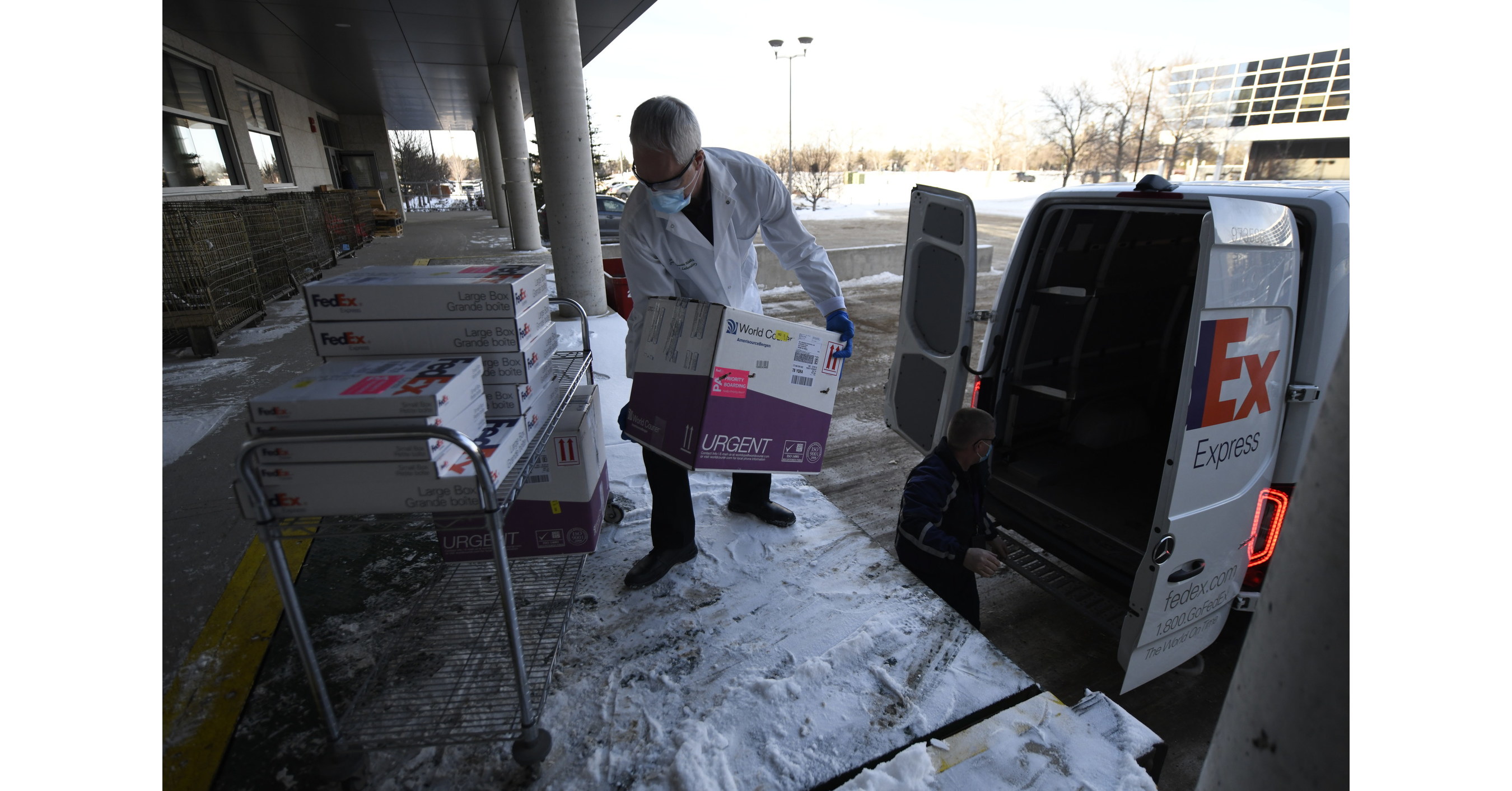 FedEx Express Canada, Innomar Strategies Begin Distribution of Moderna ...