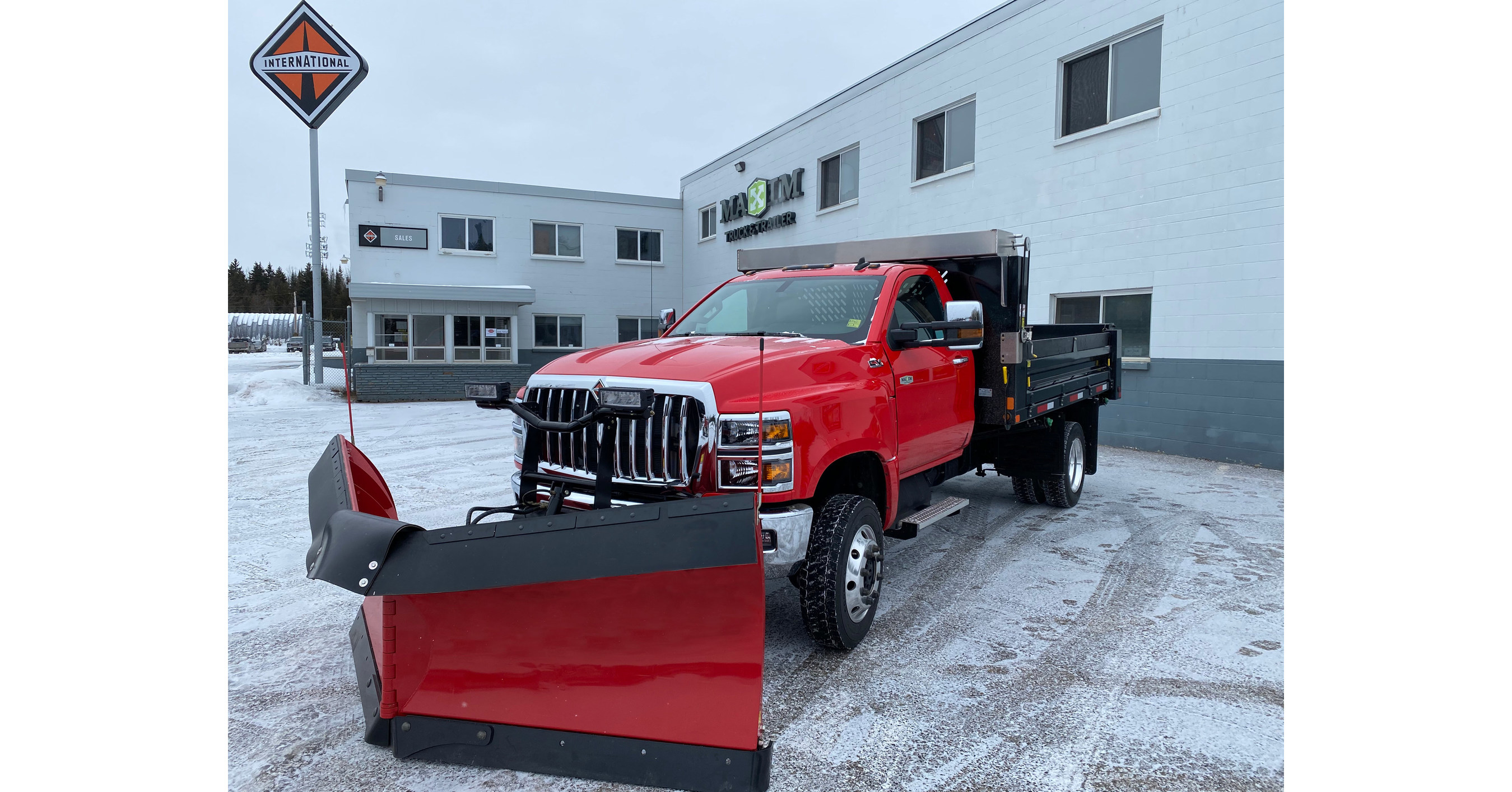 Maxim Truck & Trailer Earns Prestigious Presidential Award