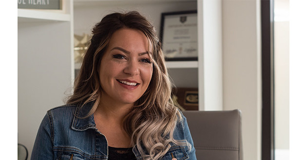 Century 21 Real Estate Honors Jenna Roberts With "Relentless Agent Award"