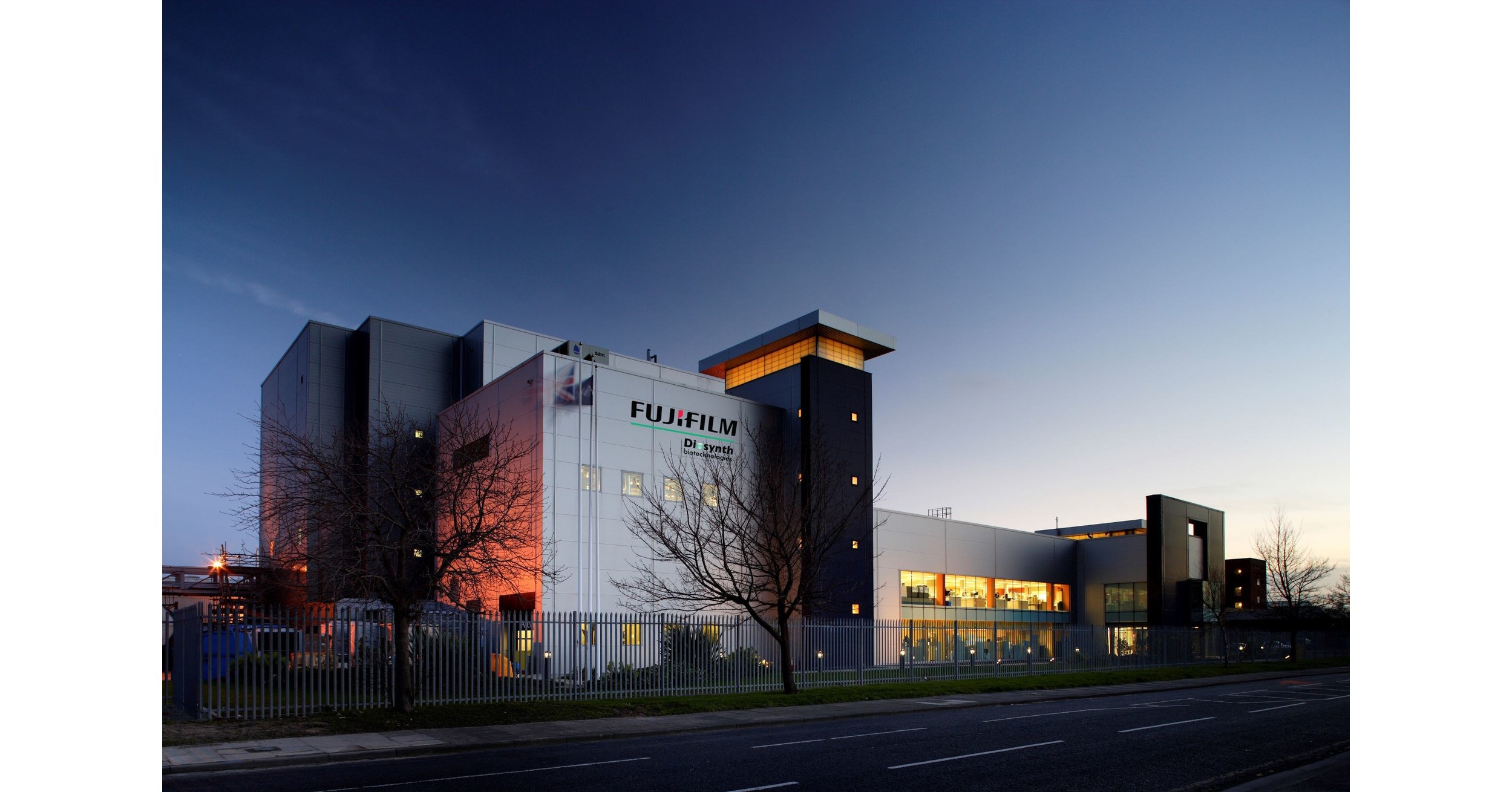 FUJIFILM Diosynth Biotechnologies Welcomes UK Prime Minister Boris ...