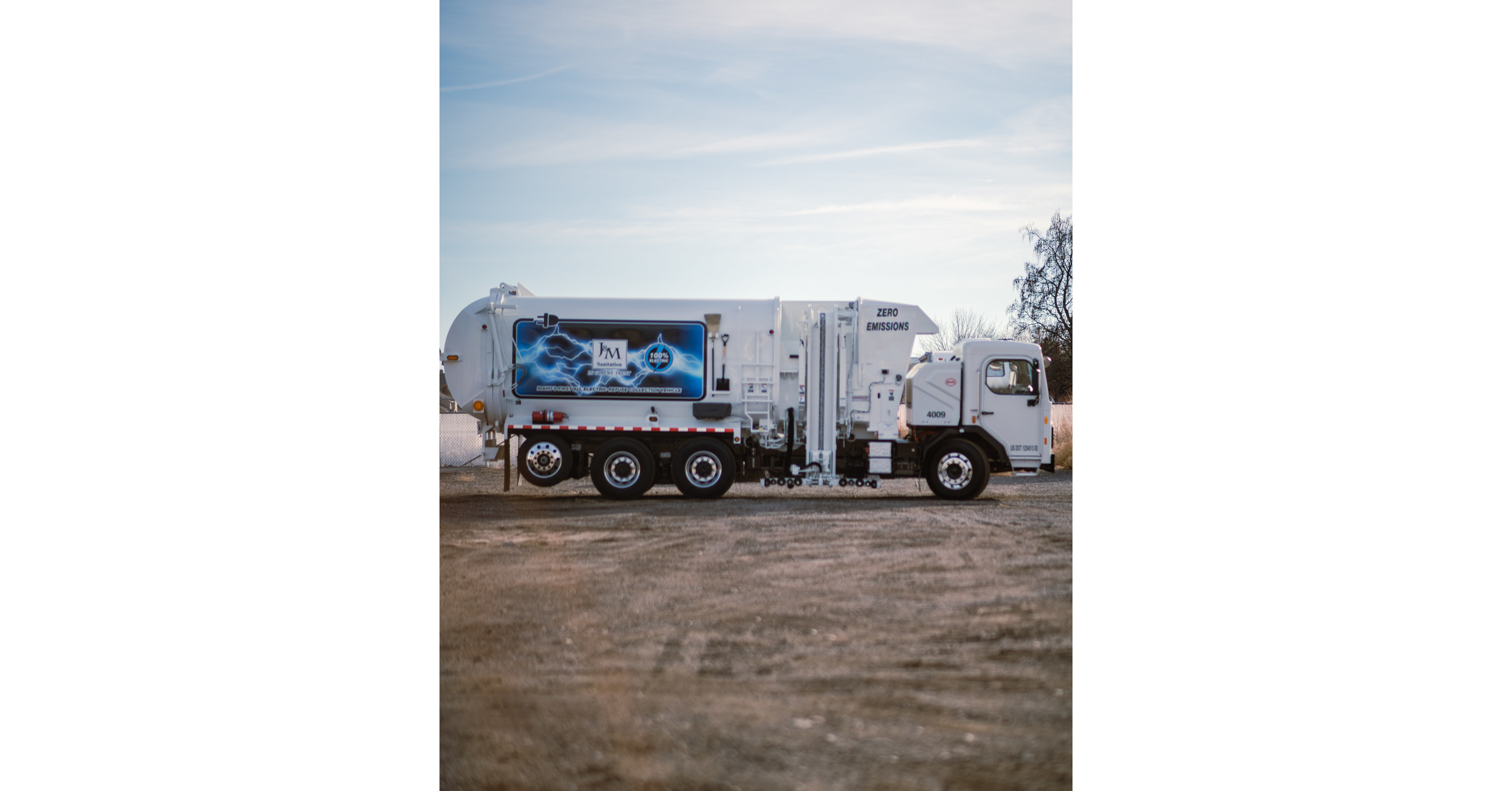 J&M Sanitation Deploys BYD, Amrep Electric Refuse Trucks