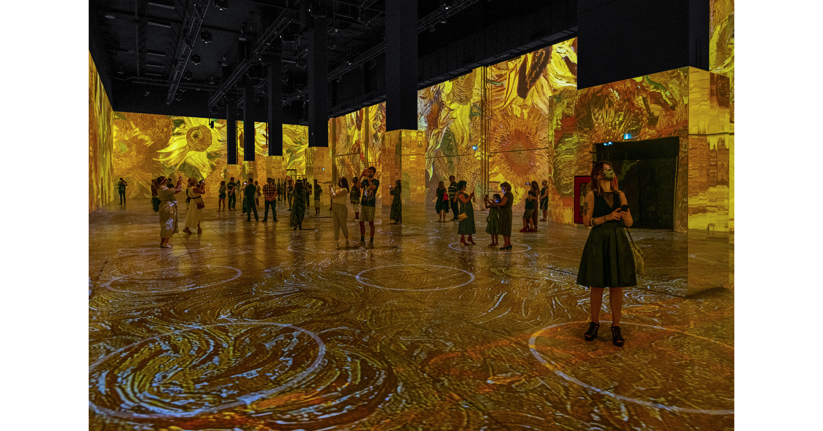 The Original 'Immersive Van Gogh' Exhibition Brings Its Blockbuster ...