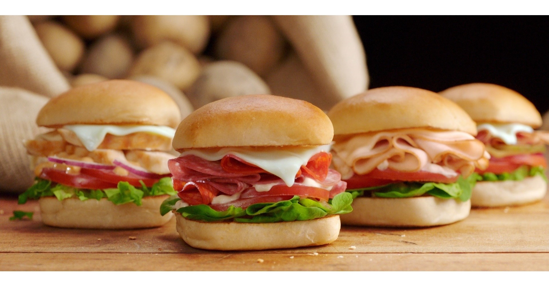 Subway(MD) Canada présente les nouveaux Régalos servis sur un pain aux ...