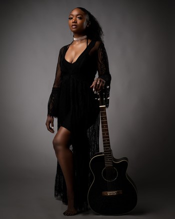 Atlanta Singer-Songwriter Señoj Drops New Video and Single "Lost"