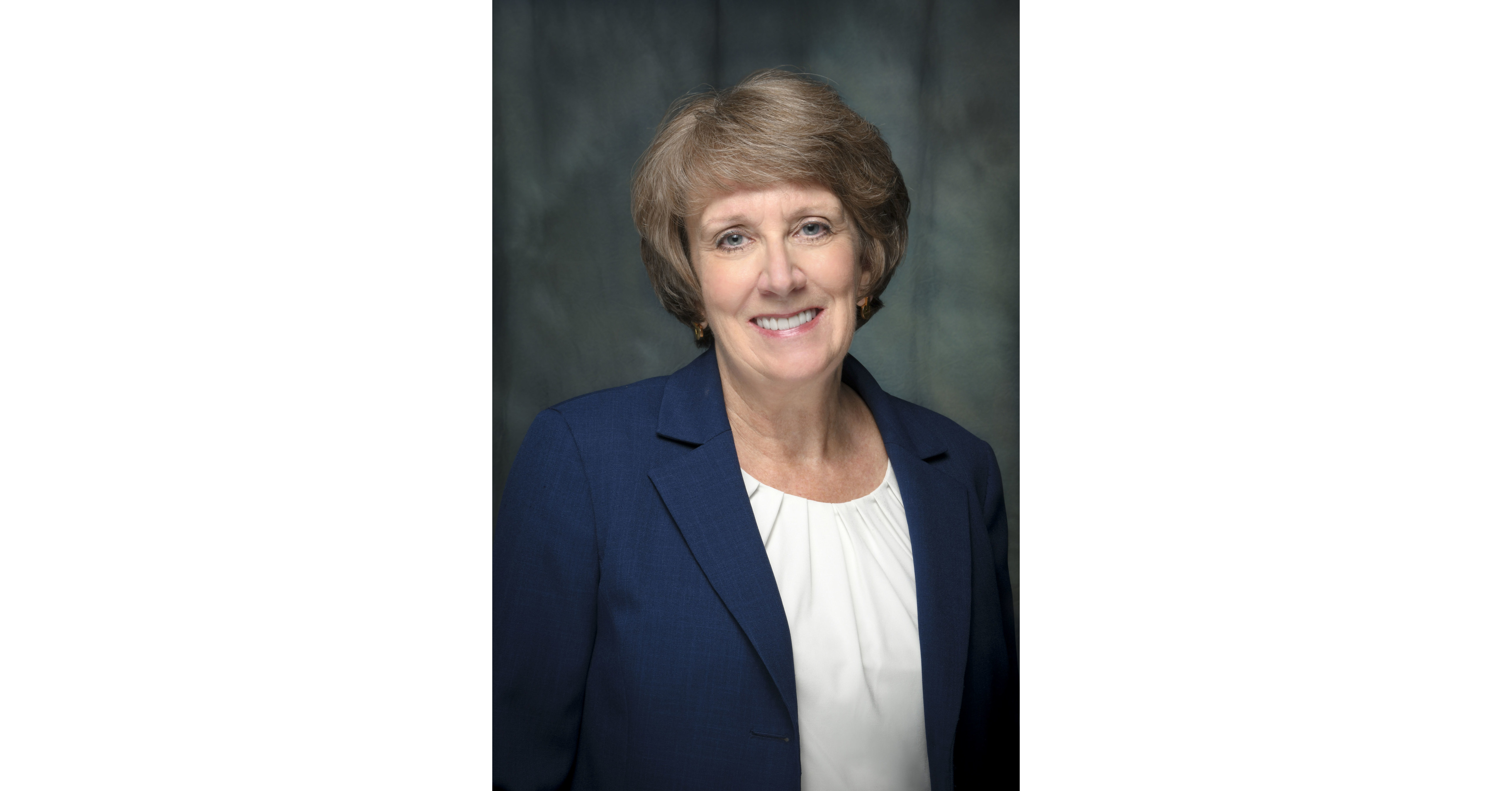 Sara Begley Wins Lifetime Achievement Award in the 2021 AZ Corporate ...