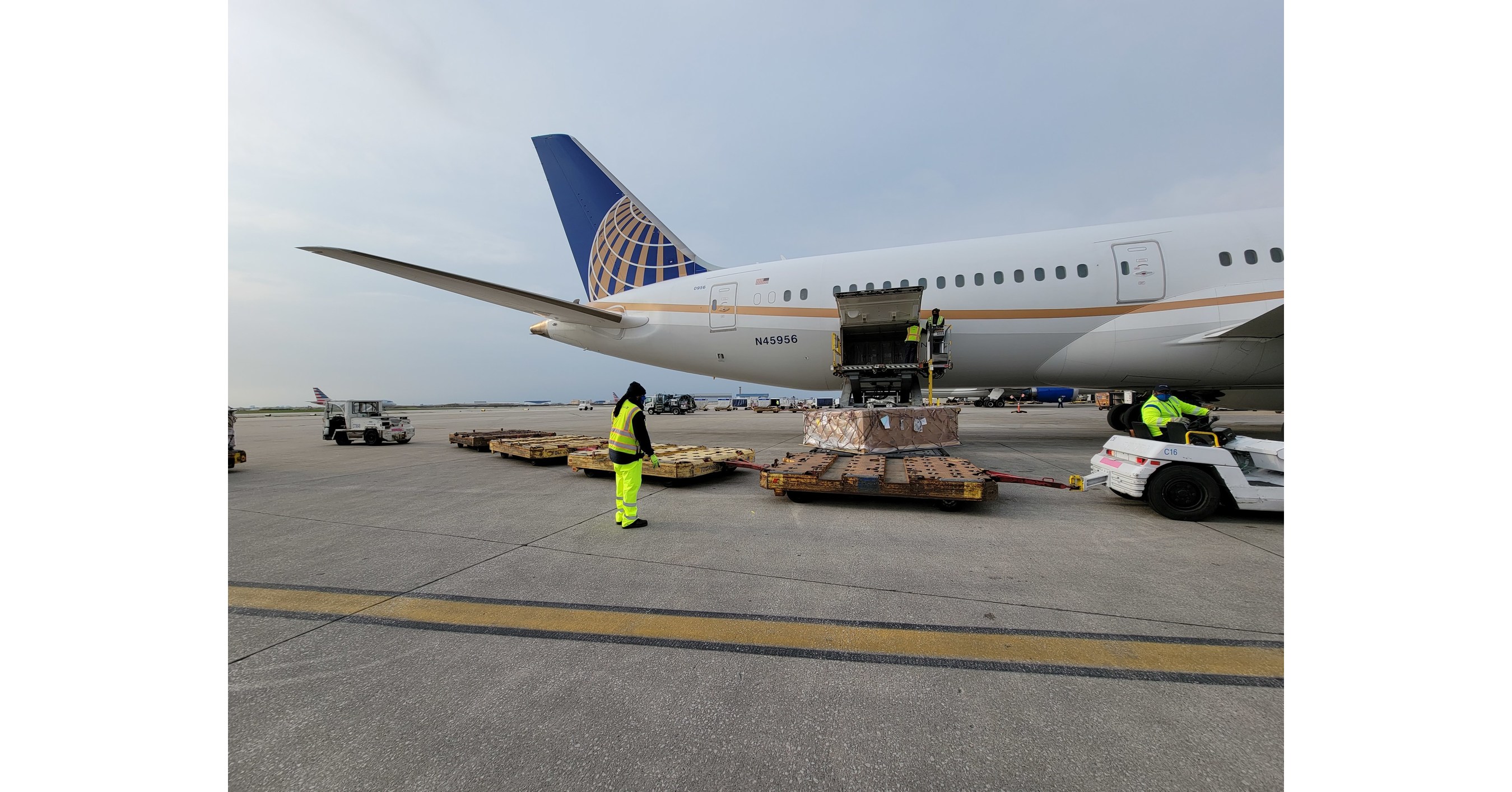 United Airlines Expands India Relief Efforts with Online Fundraising ...