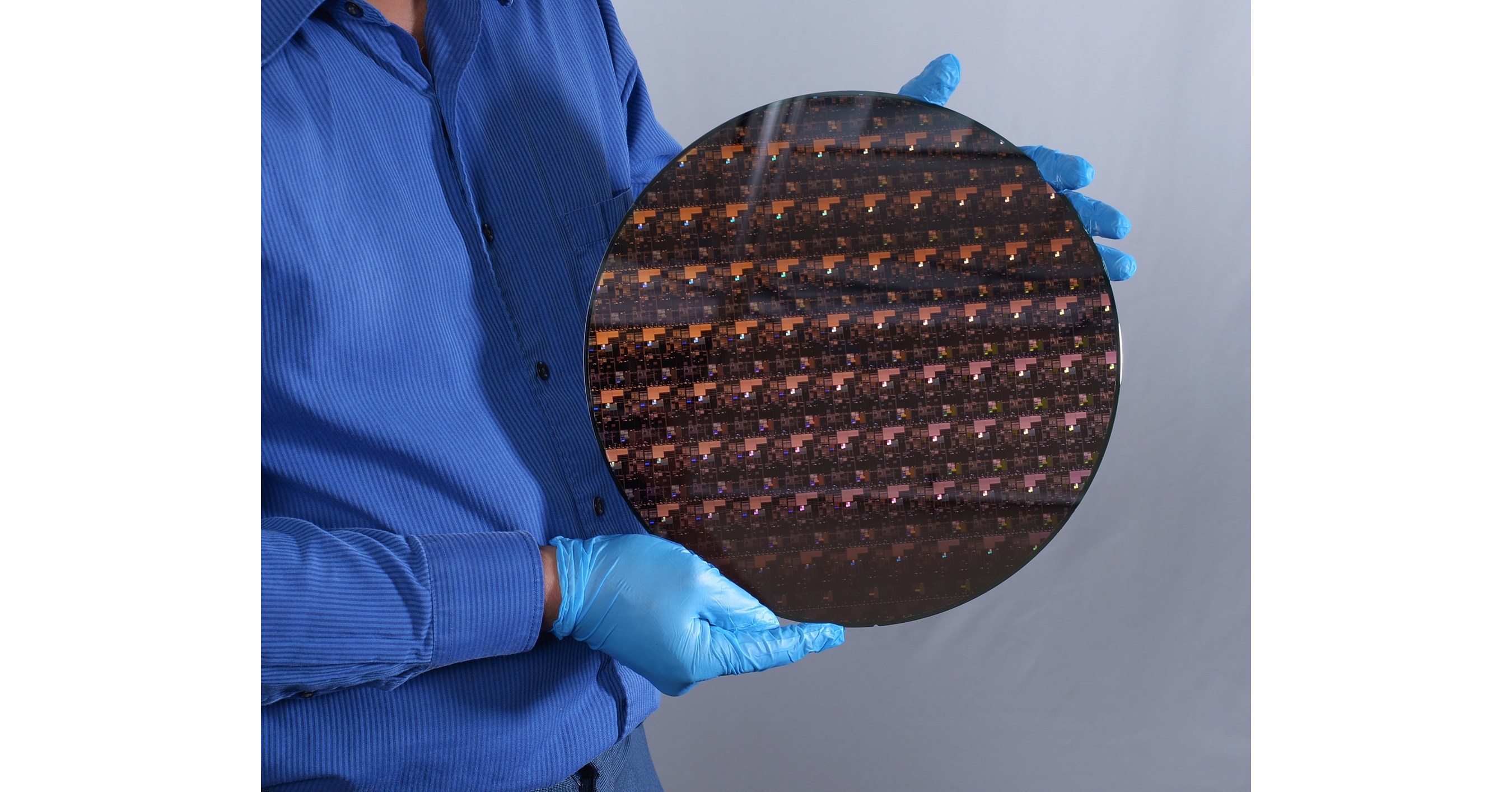 IBM Unveils World's First 2 Nanometer Chip Technology, Opening a New ...