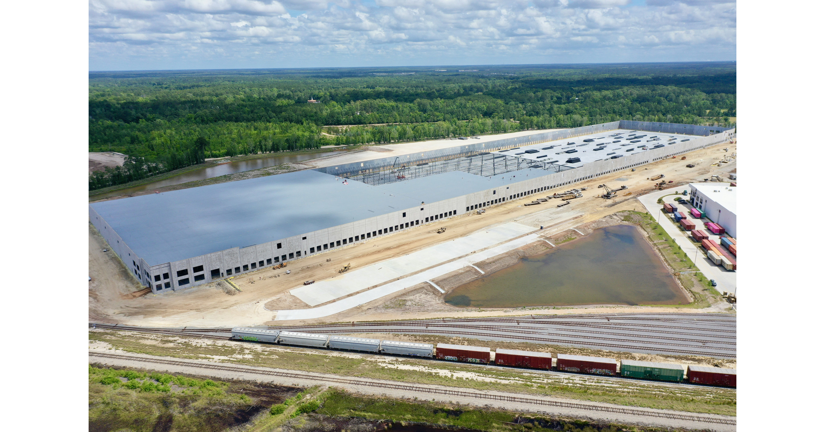 Walls are going up at Savannah Port Logistics Center Building II, a ...