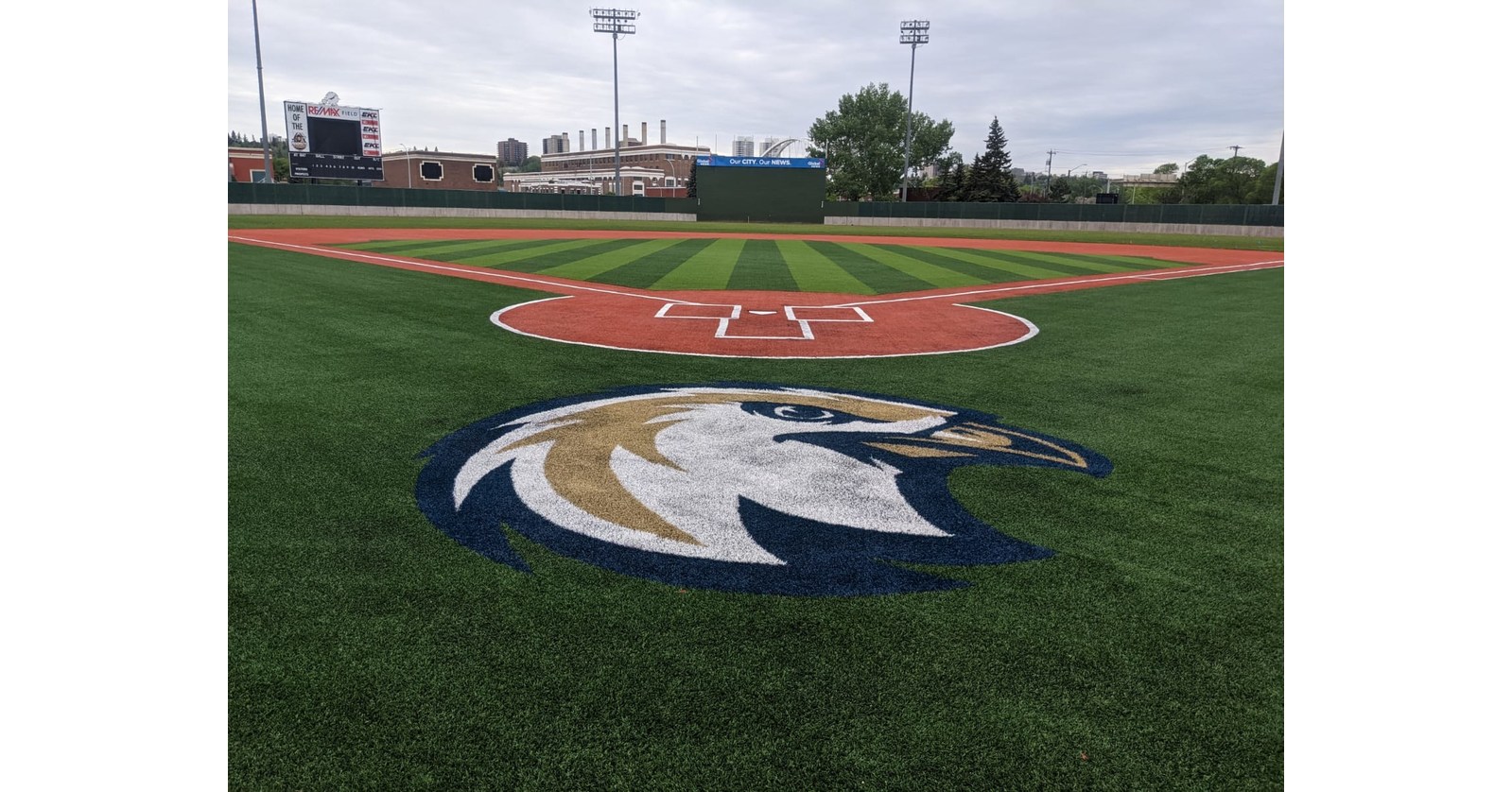 Re/Max Field in Edmonton, Alberta, nothing to envy to the new Globe ...