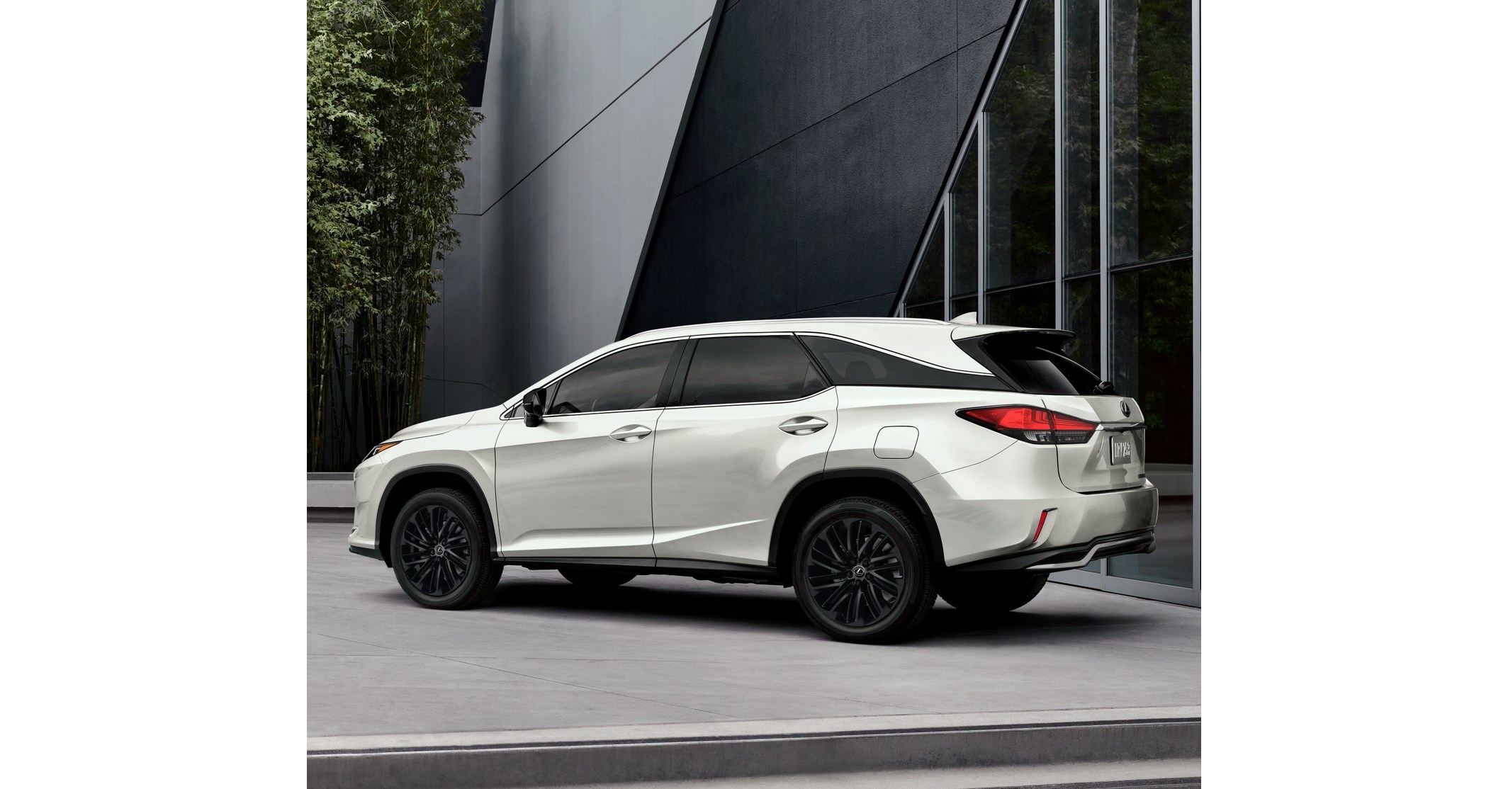 Lexus RX L Joins the Black Line Family for 2022