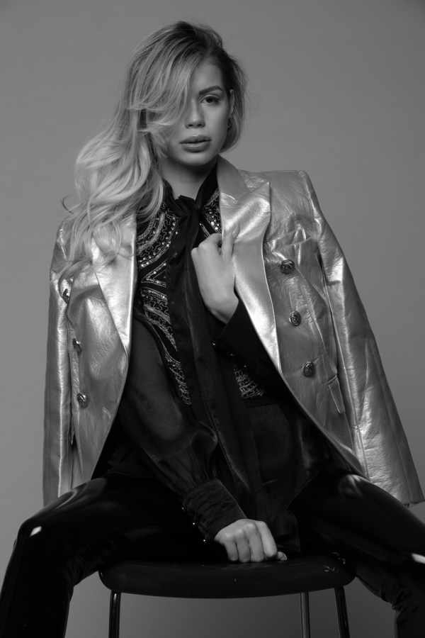 A Top Model Brasileira Maria Rita Xavier, encanta através das lentes de ...