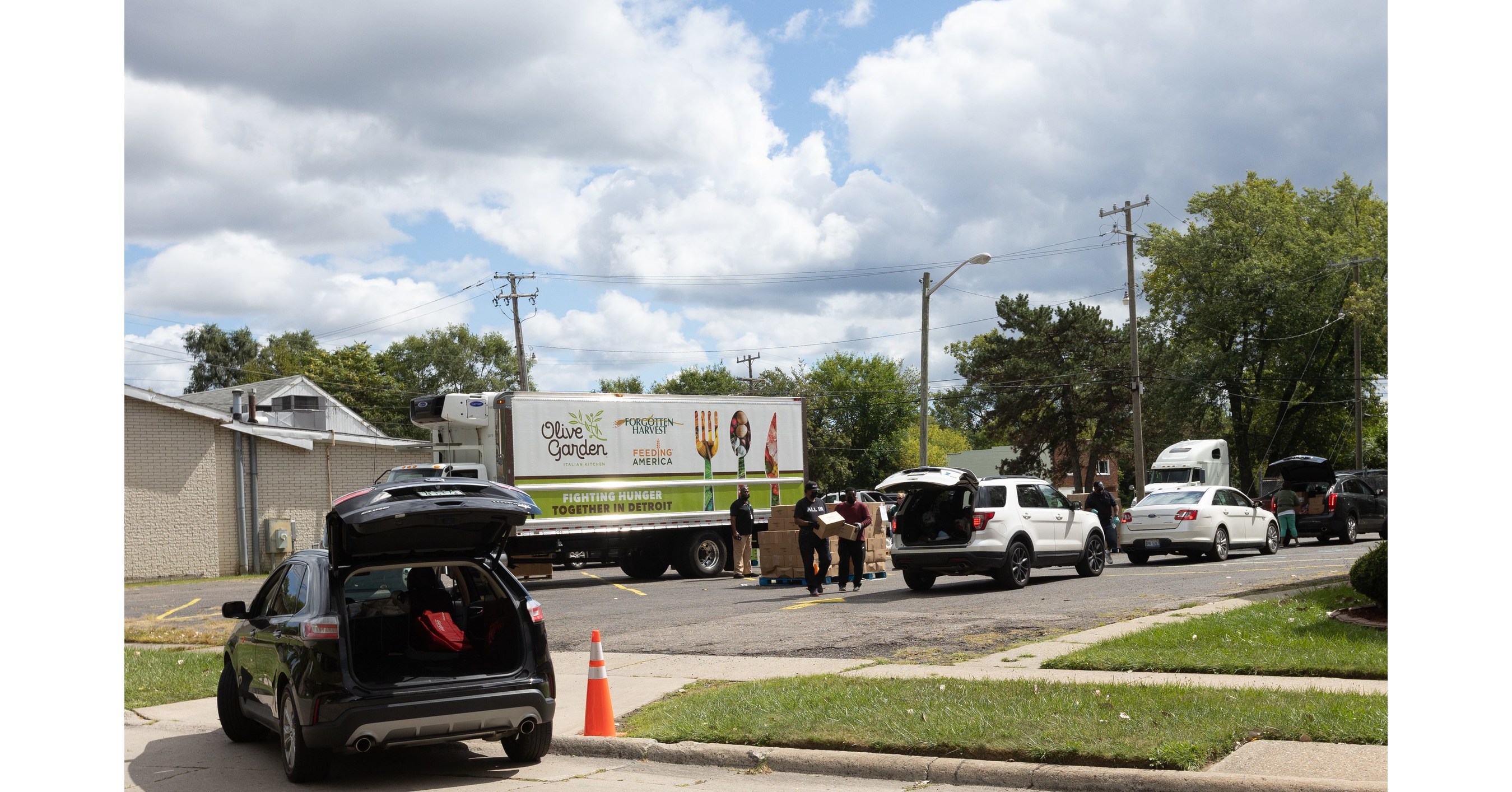 Darden Restaurants Helps Feeding America® "Drive Out" Hunger With Fleet ...