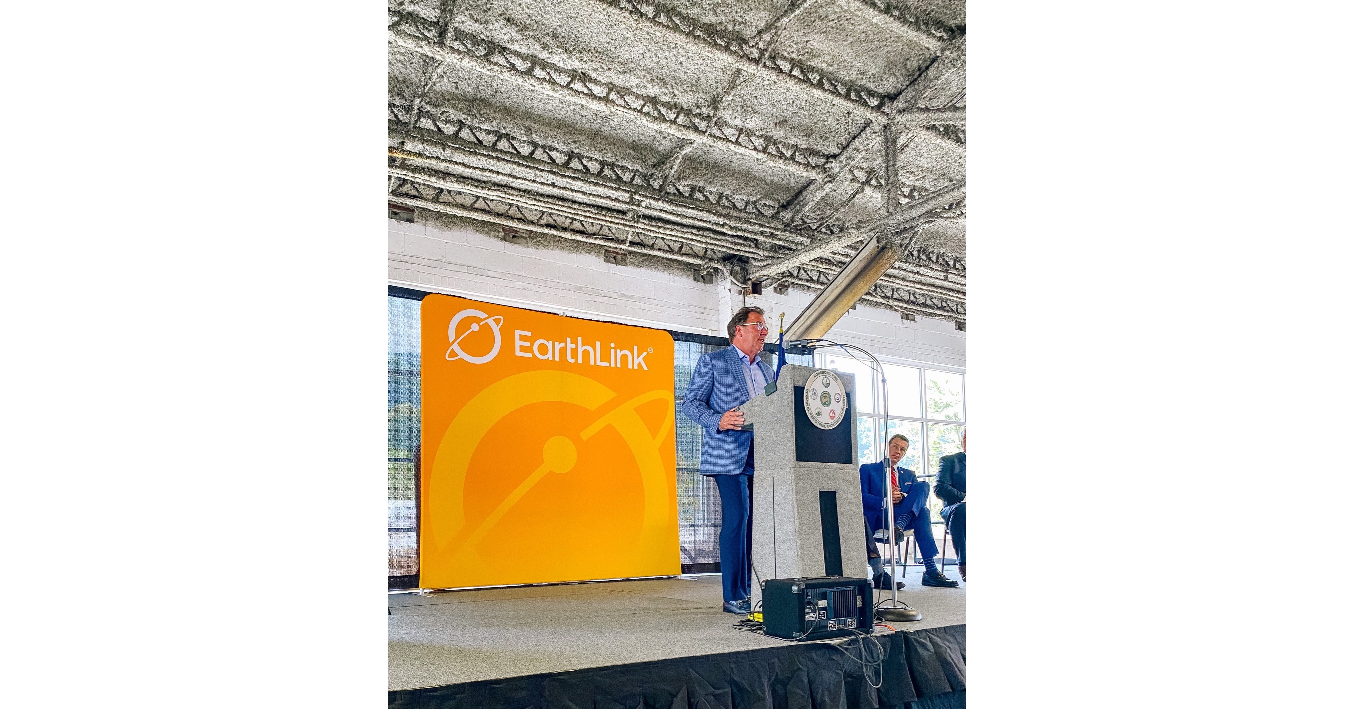 EarthLink Expands Customer Service Division with New U.S. Call Center