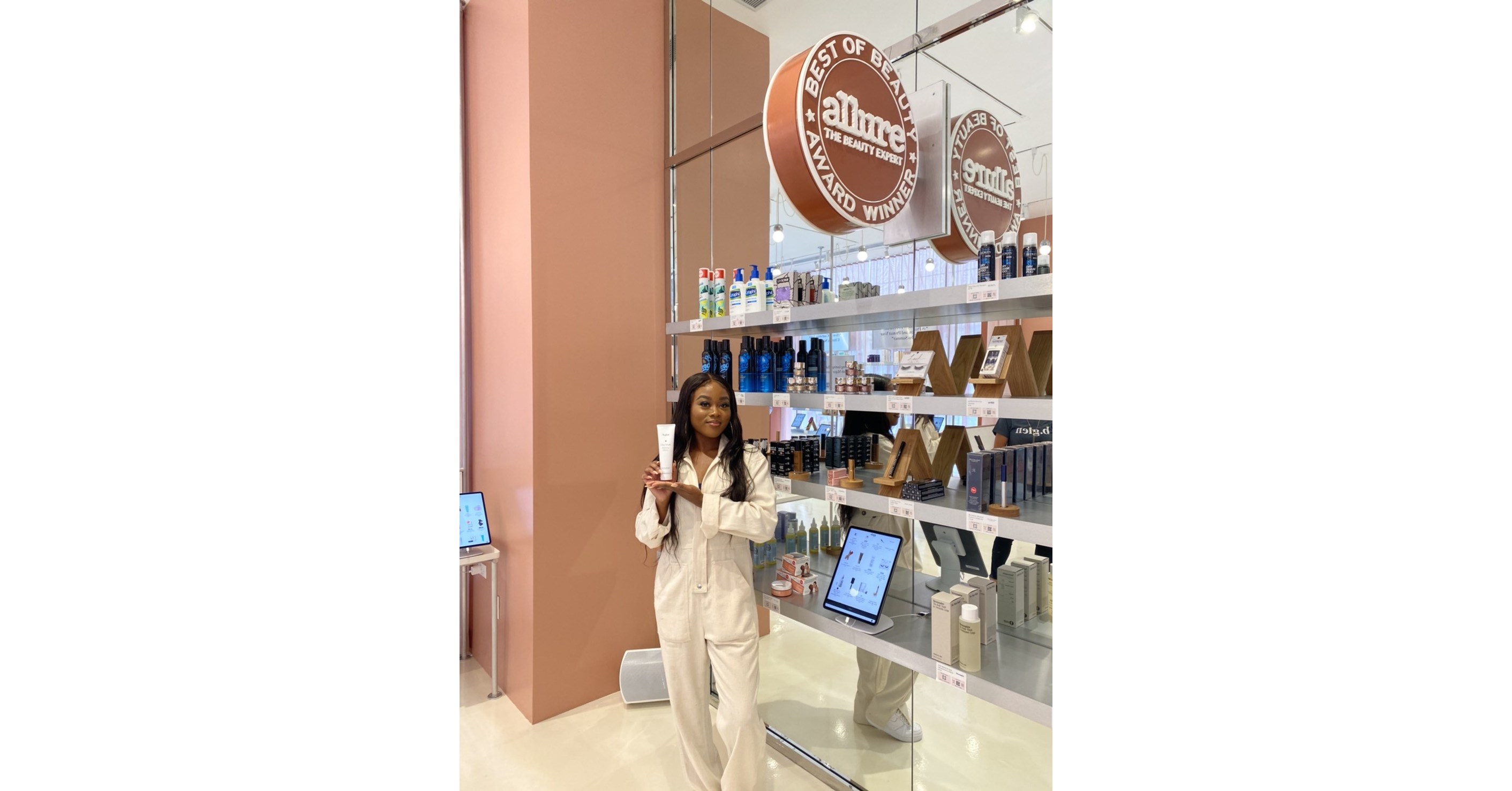 b.glen Announces The Allure Store as Its Retail Partner