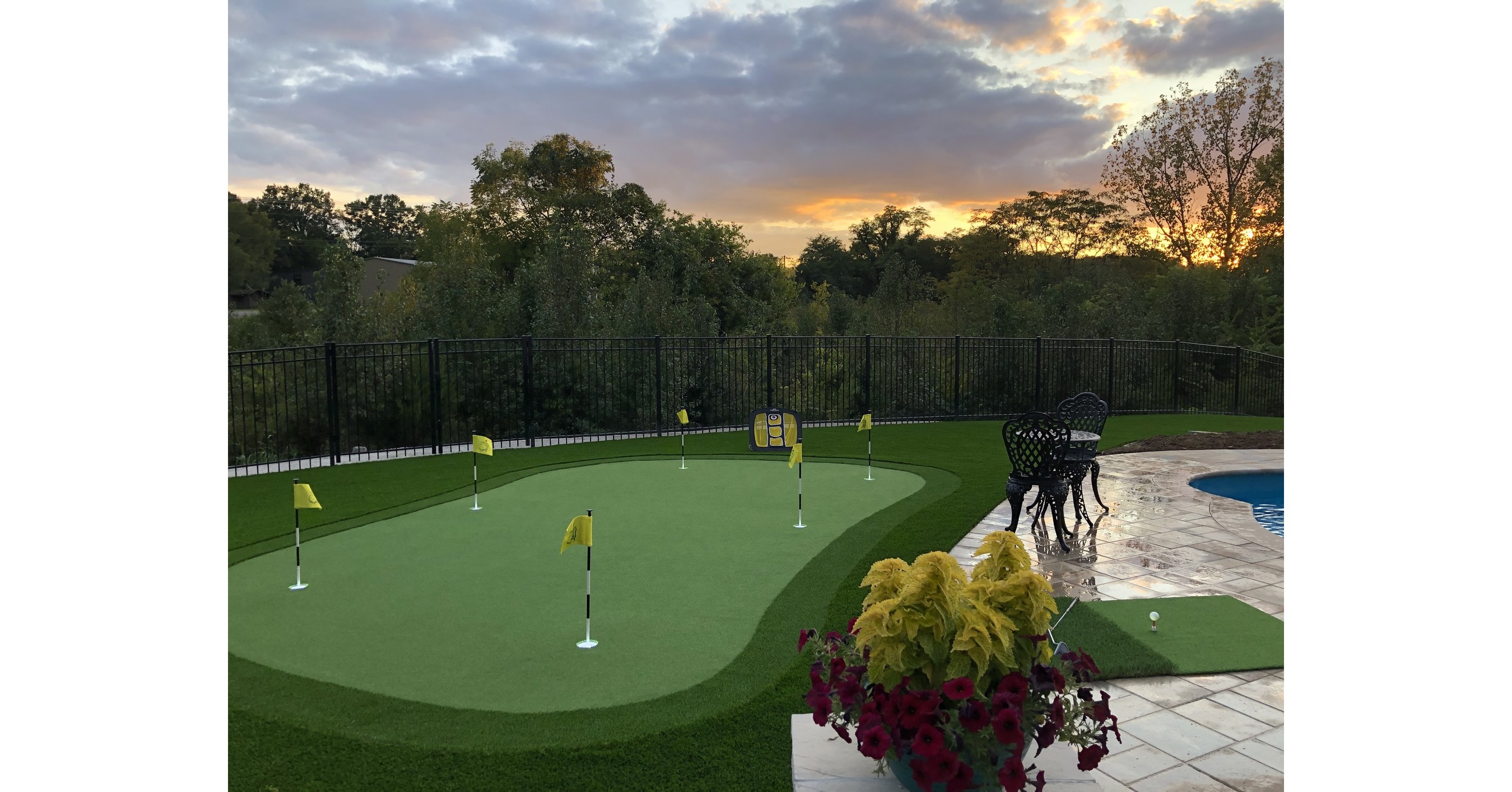 Layered Synthetic Grass Creates the Perfect Backyard Putting Green