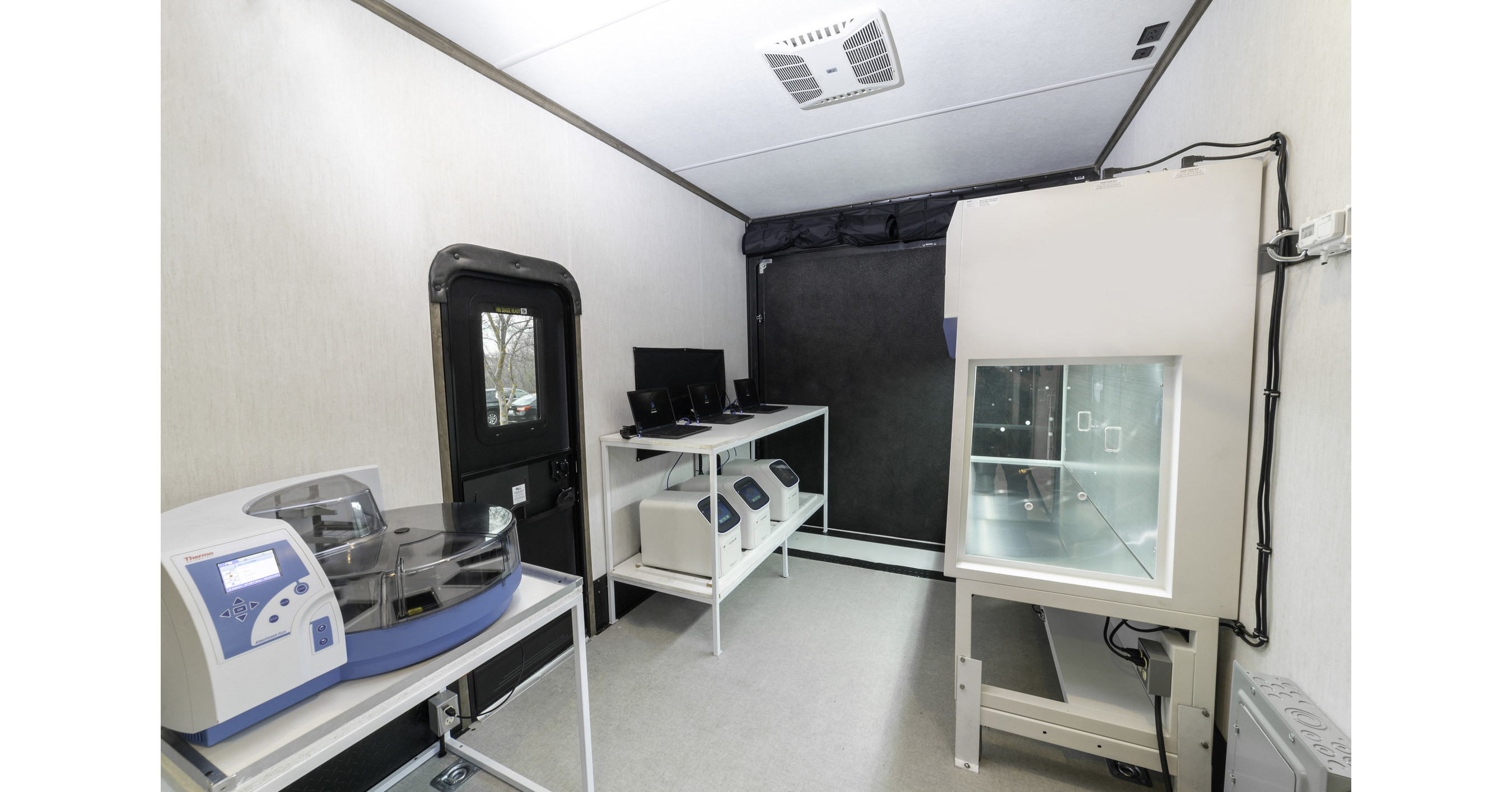 StemExpress Showcases its Pandemic Response Mobile Laboratories