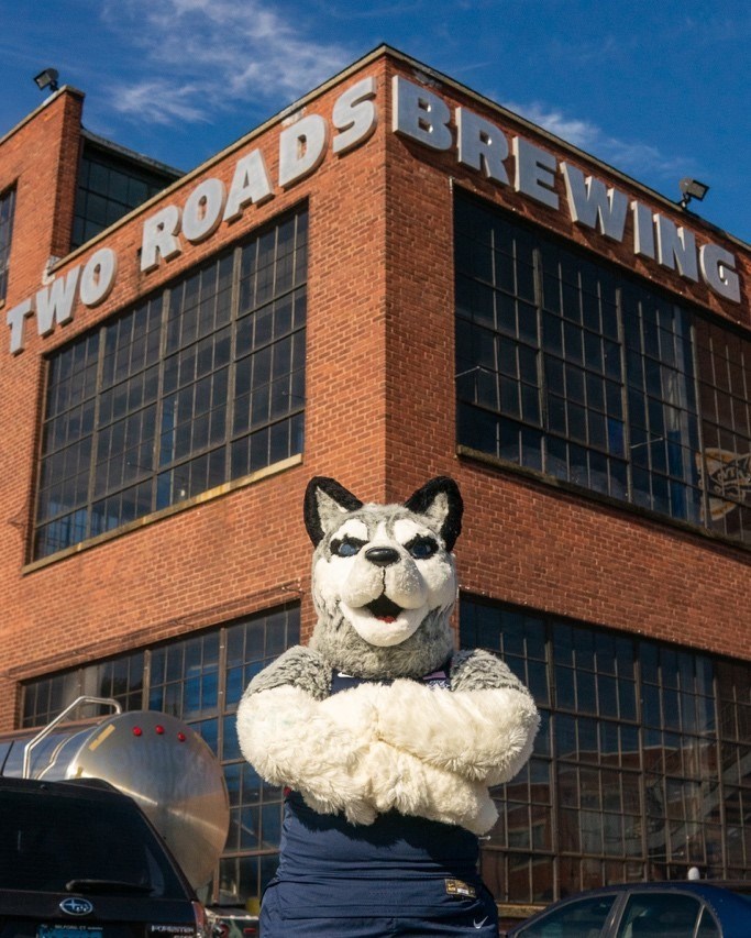 UConn Huskies & Two Roads Brewing Co., Partner to Launch TwoConn Easy Ale
