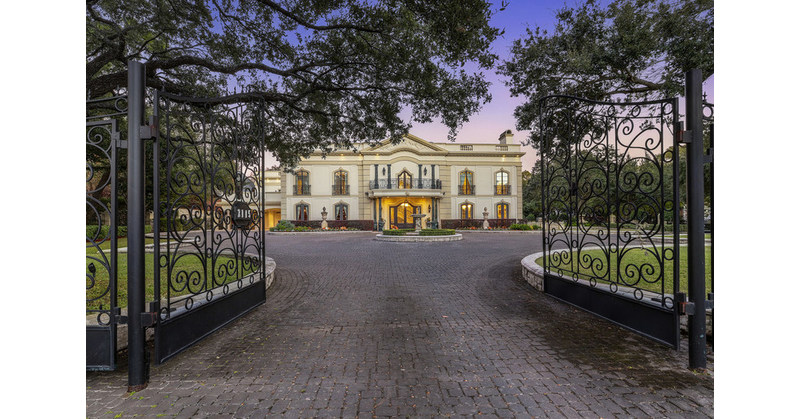 Houston's Most Illustrious Grand Palace Hits the Market