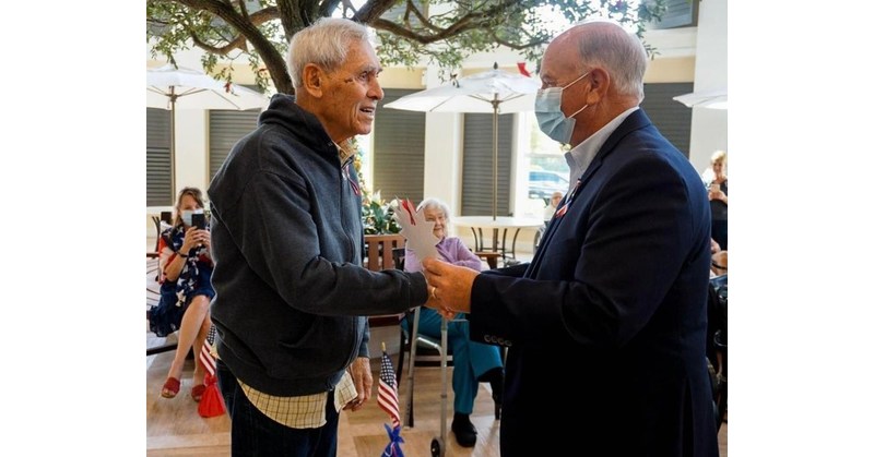 Florida Senator Ed Hooper Recognizes Veterans at Market Street Memory ...